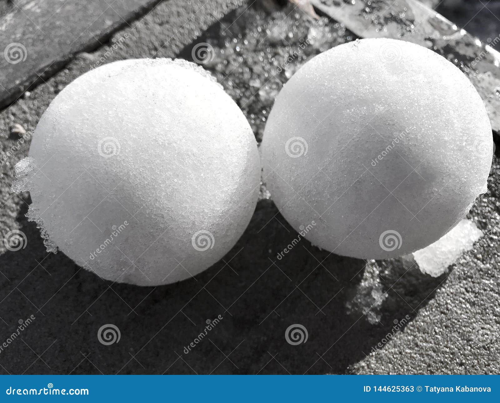 Snowballs - Separate Balls. Stock Image - Image of balls, yellow: 144625363