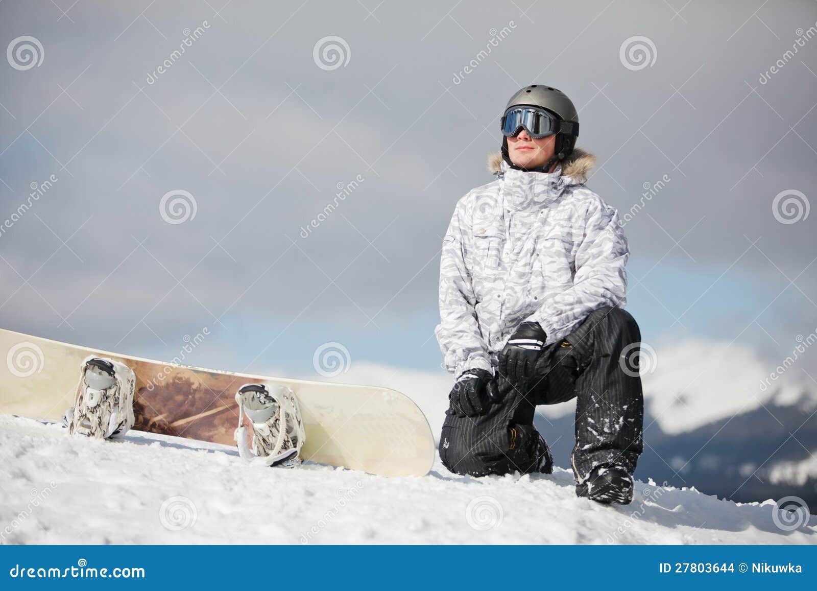 Snowboarder Against Sun and Sky Stock Photo - Image of snowboard, face ...
