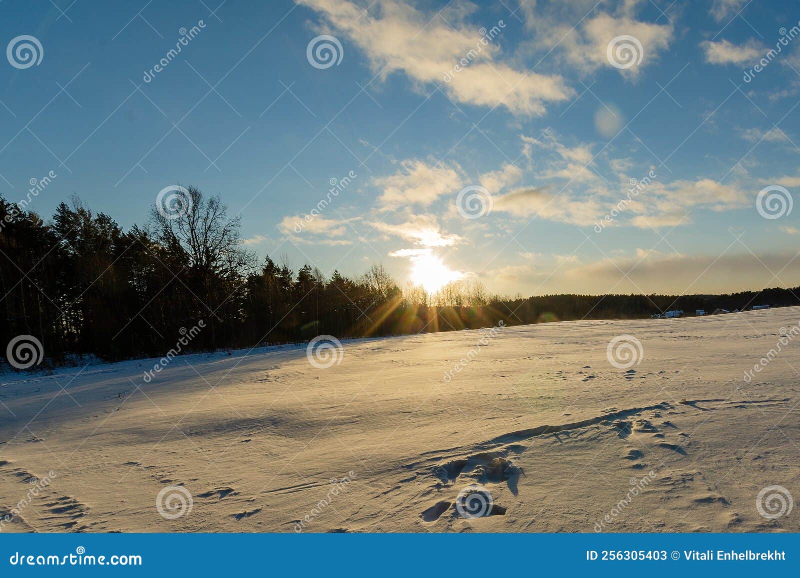 Snowfield at Sunset in Winter Stock Image - Image of covered, light ...