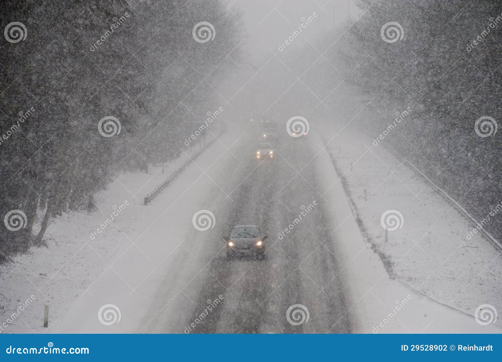 Snowstorm on freeway stock photo. Image of blizzard, thruway - 29528902
