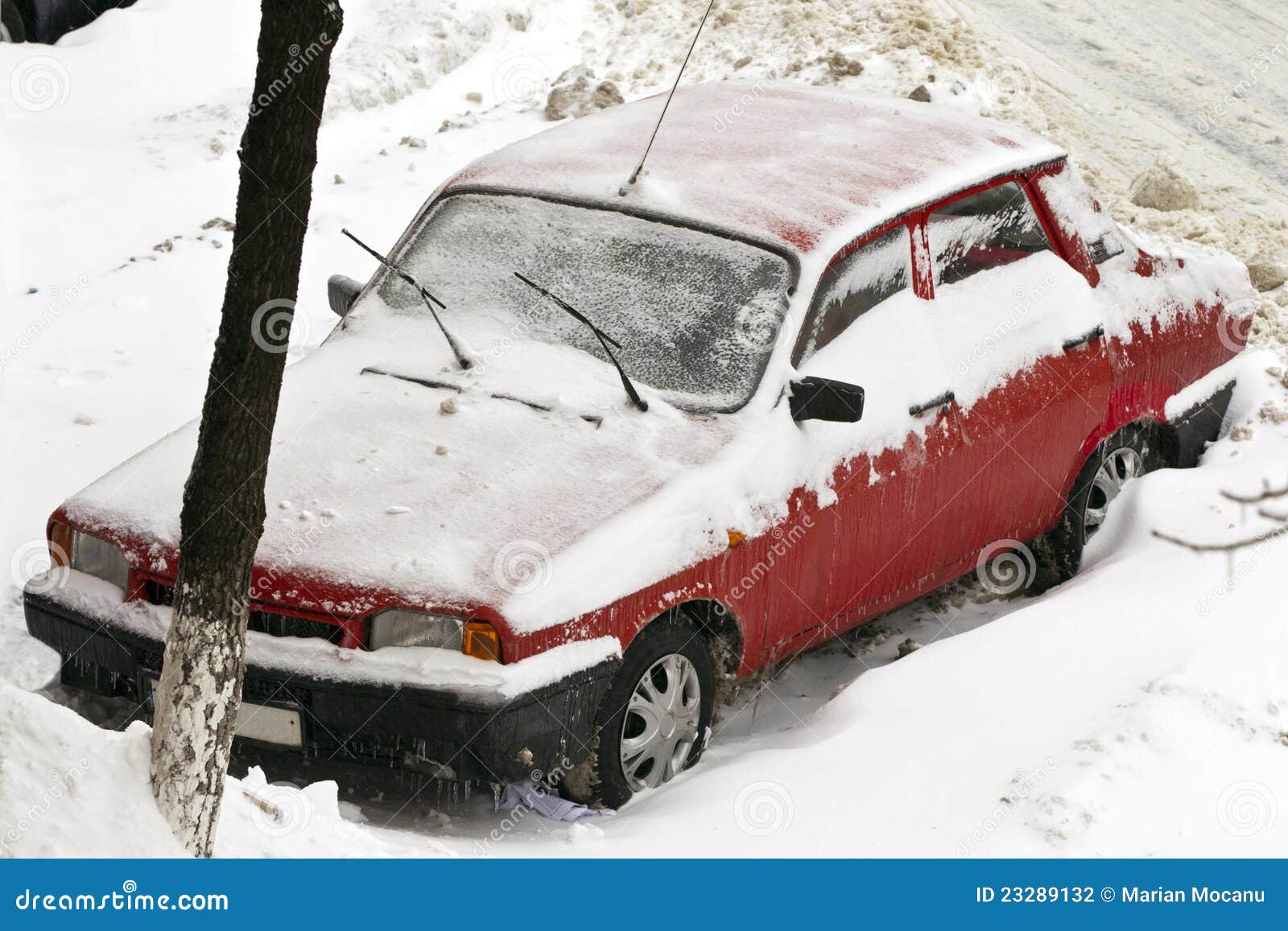 Snowy car stock photo. Image of neighborhood, outdoors - 23289132
