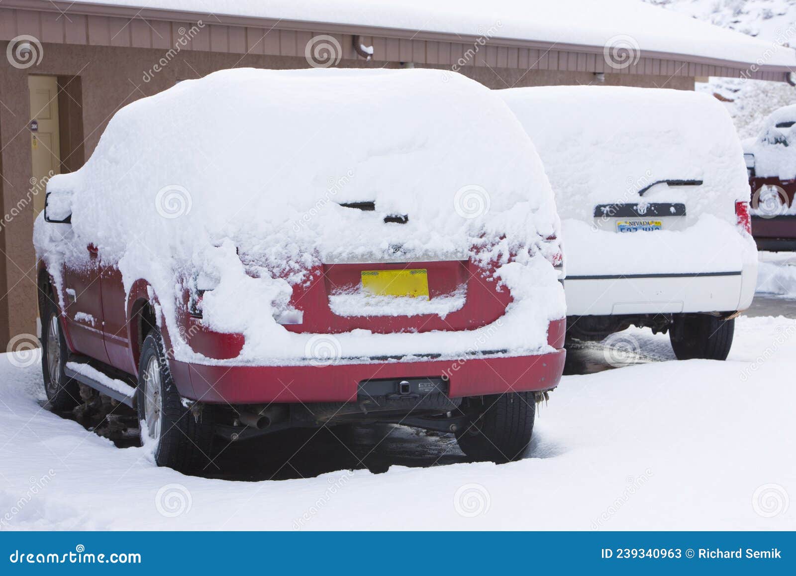 Snowy cars in USA stock image. Image of outside, vehicles - 239340963
