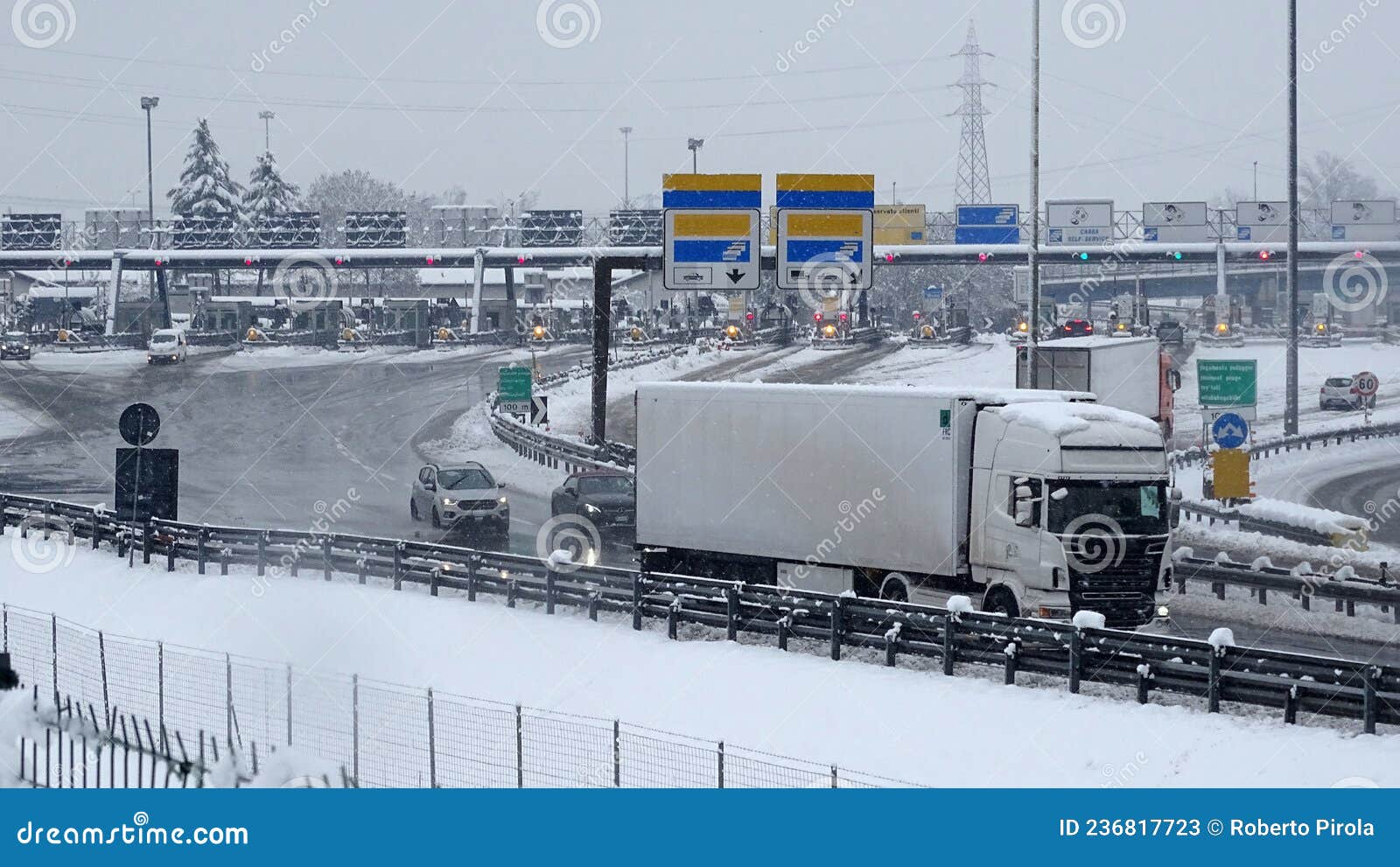 Snowy Highway with Heavy Traffic Stock Image - Image of winter, gray ...