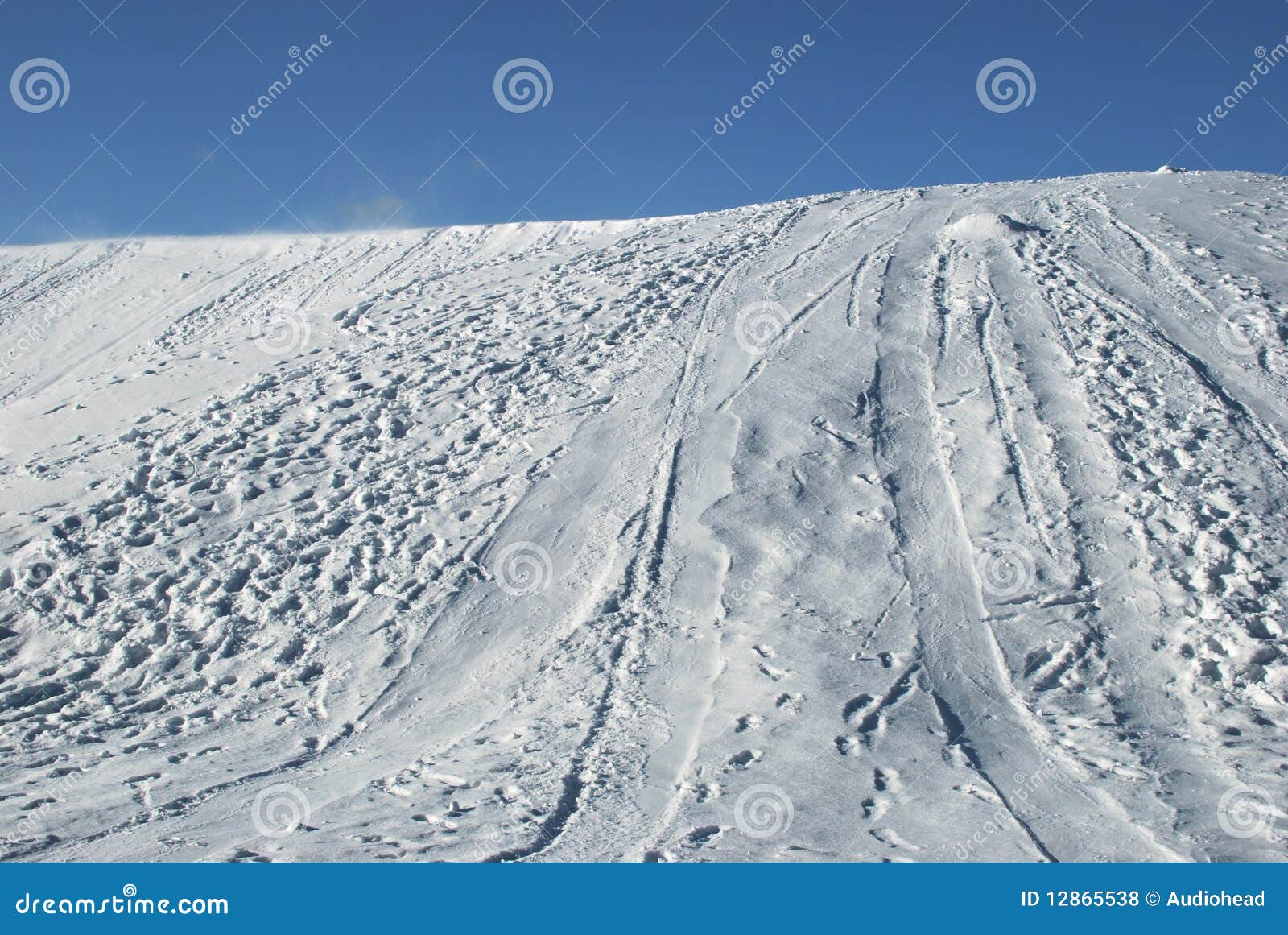 Snowy Hill stock photo. Image of background, curve, horizon - 12865538