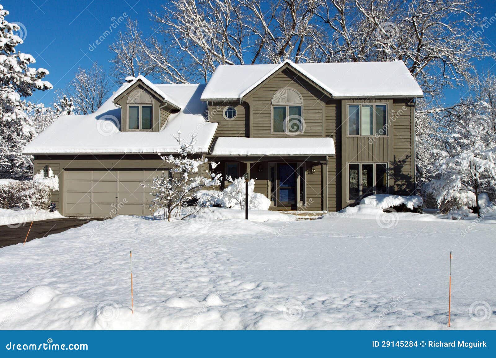 Snowy house stock photo. Image of plants, colonial, grey - 29145284