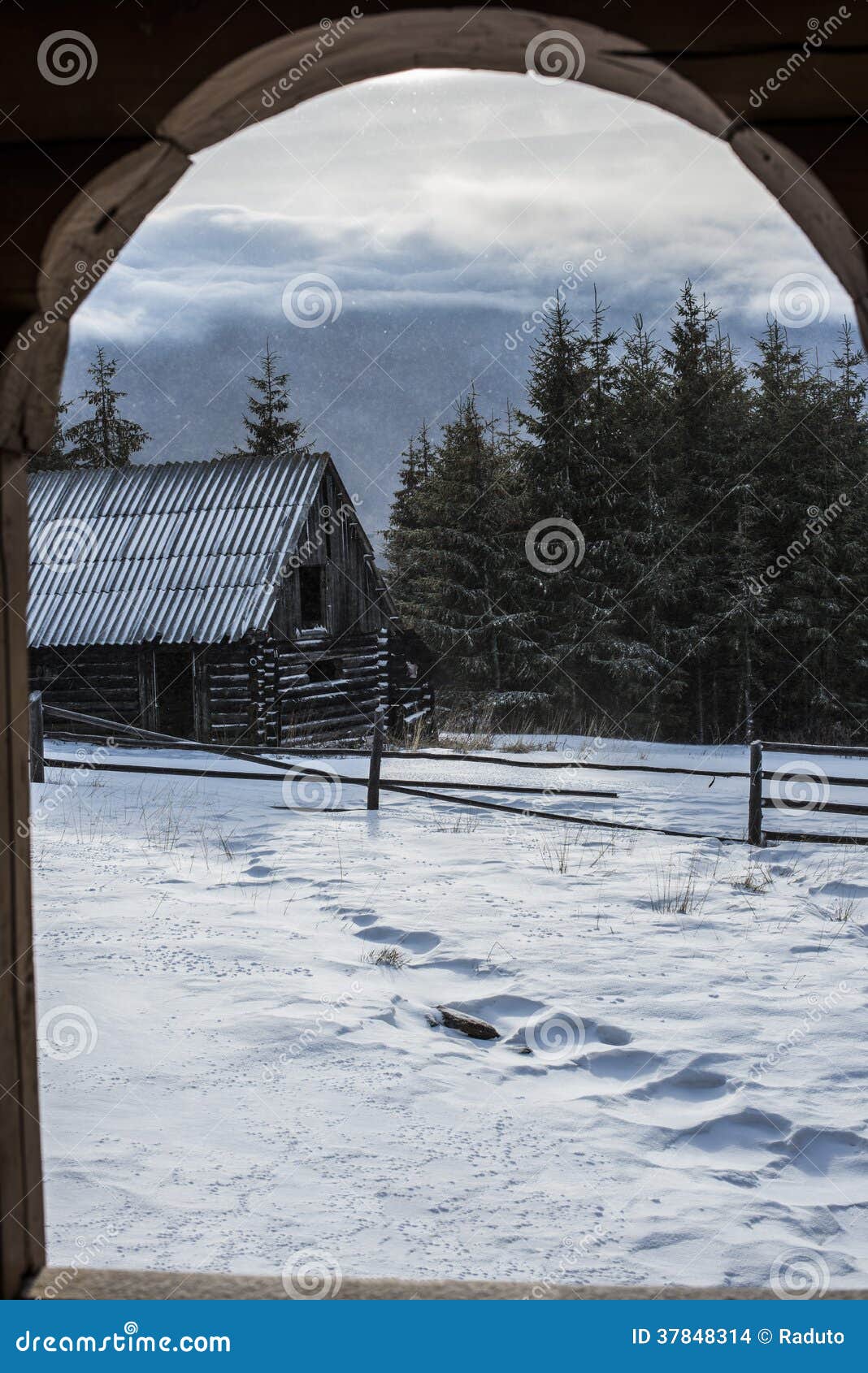 Snowy mountain backyard stock photo. Image of morning - 37848314