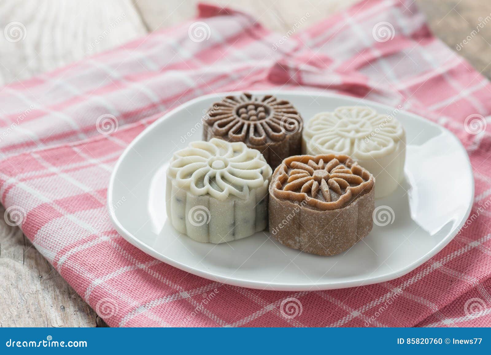 Snowy Skin Mooncake on White Plate. Stock Photo - Image of biscuit ...