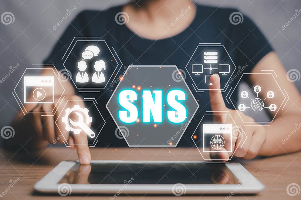 Person Hand Using Tablet Computer with Social Networking Service Icon on Virtual Screen Stock ...