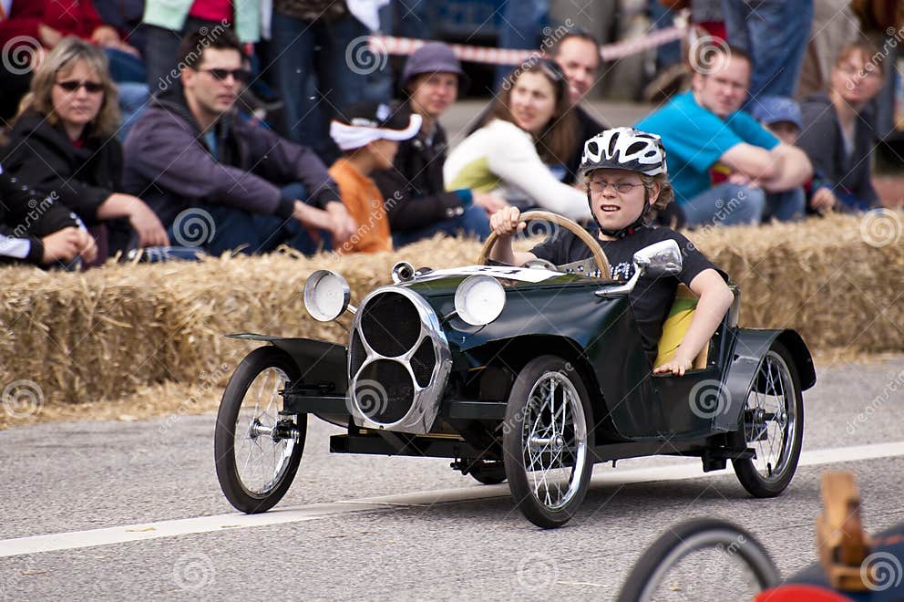 Soapbox derby editorial photography. Image of traffic - 14843357