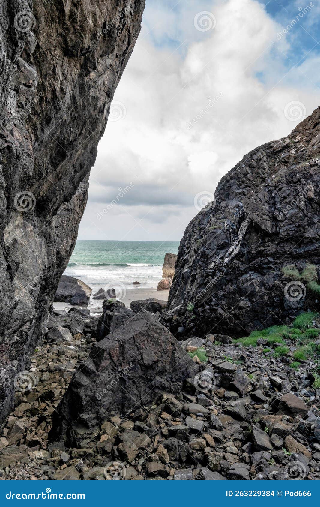 Soapy Cove Cornwall on the Cornish Lizard Peninsular Stock Photo ...