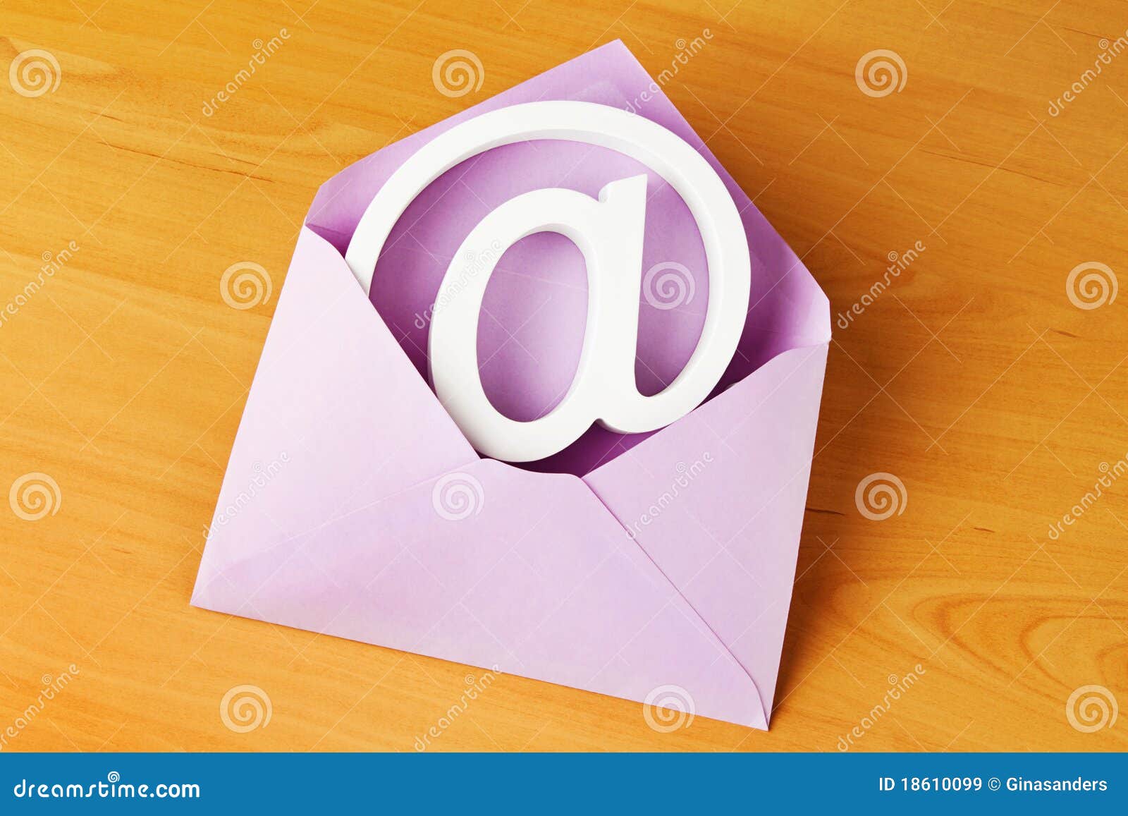 Sobre Con La Muestra Del Email Imagen de archivo - Imagen de ...