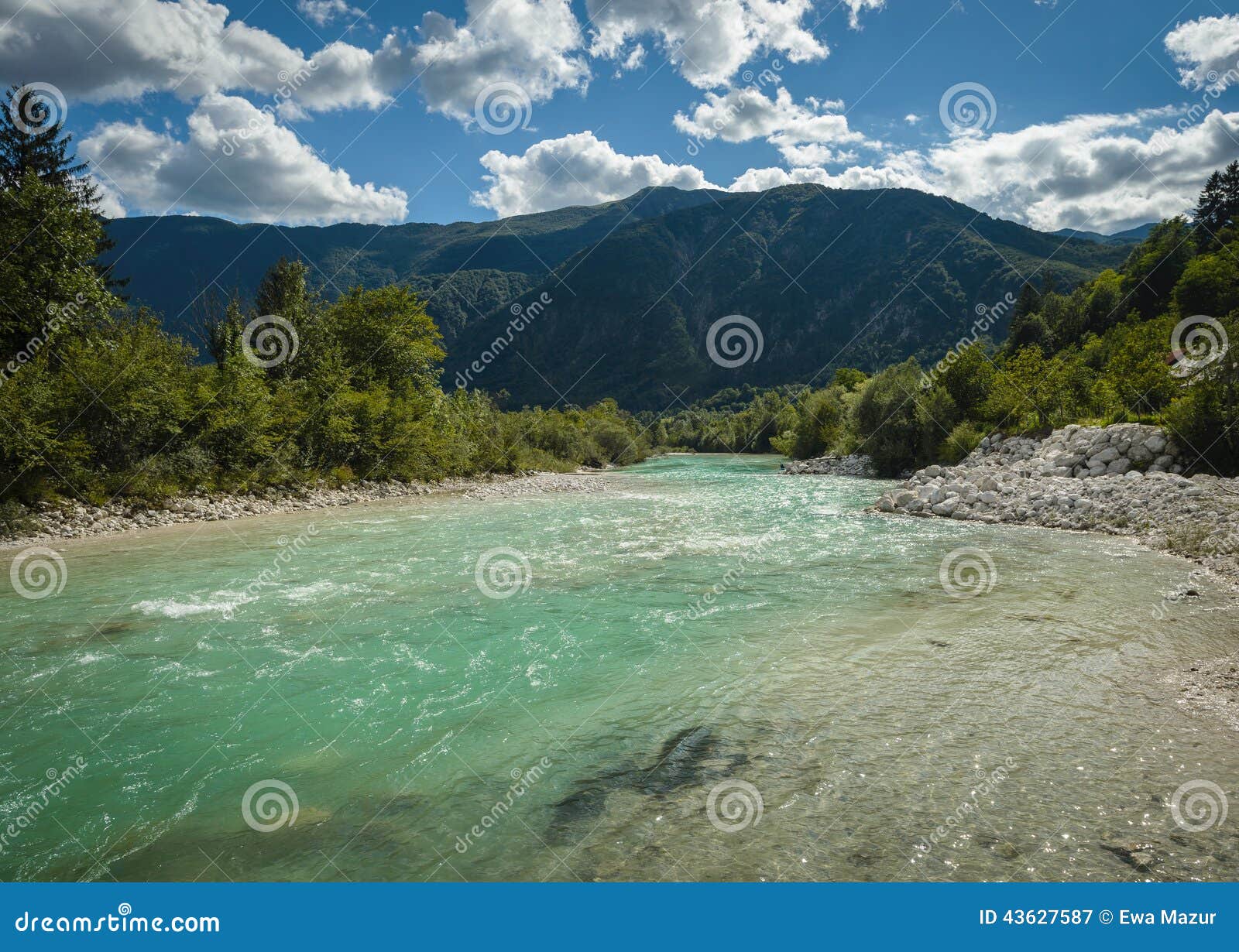 Soca imagen de archivo. Imagen de cuadrado, verde, verano - 43627587