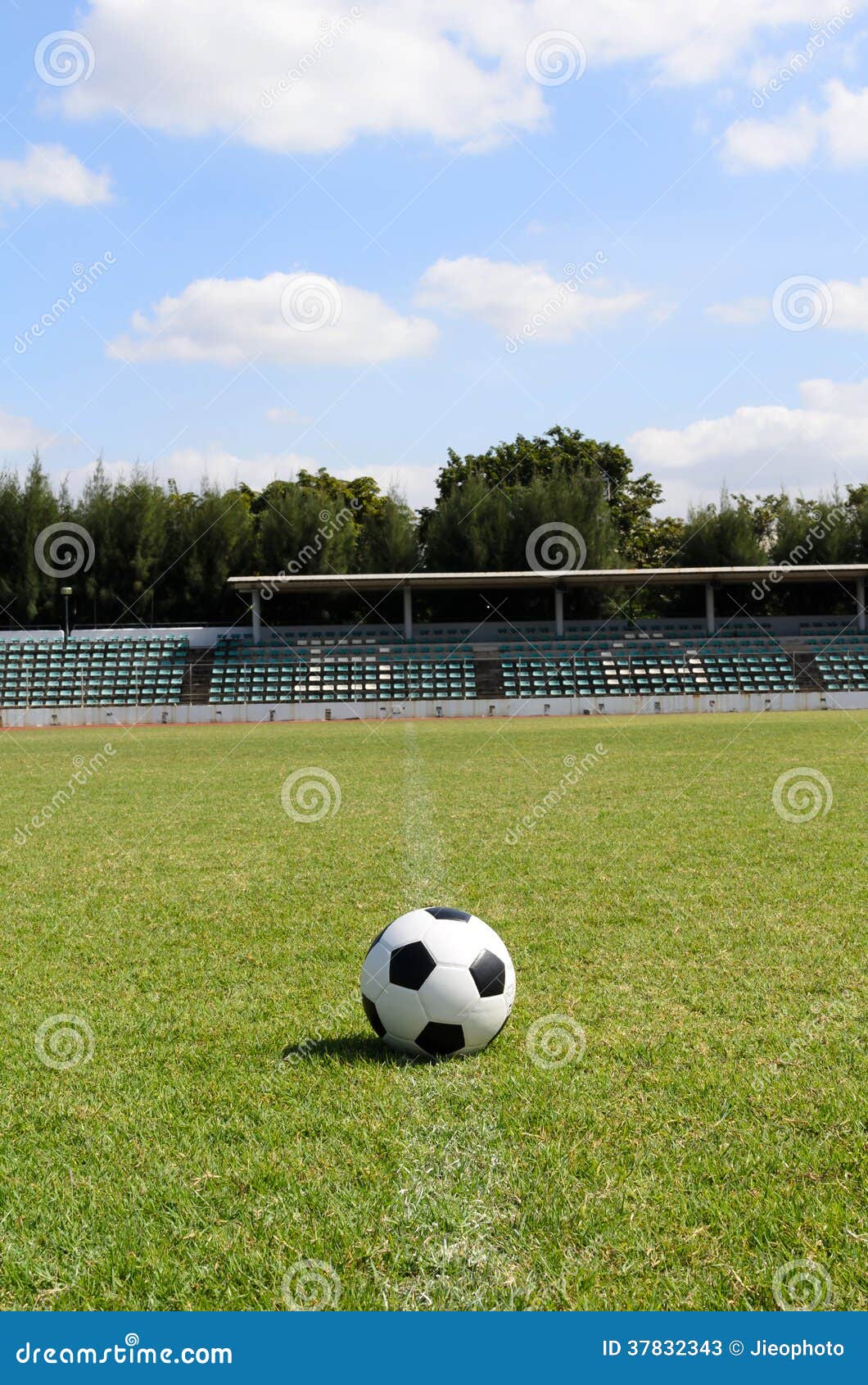 Soccer Ball on Soccer Field Stock Image - Image of sport, penalty: 37832343