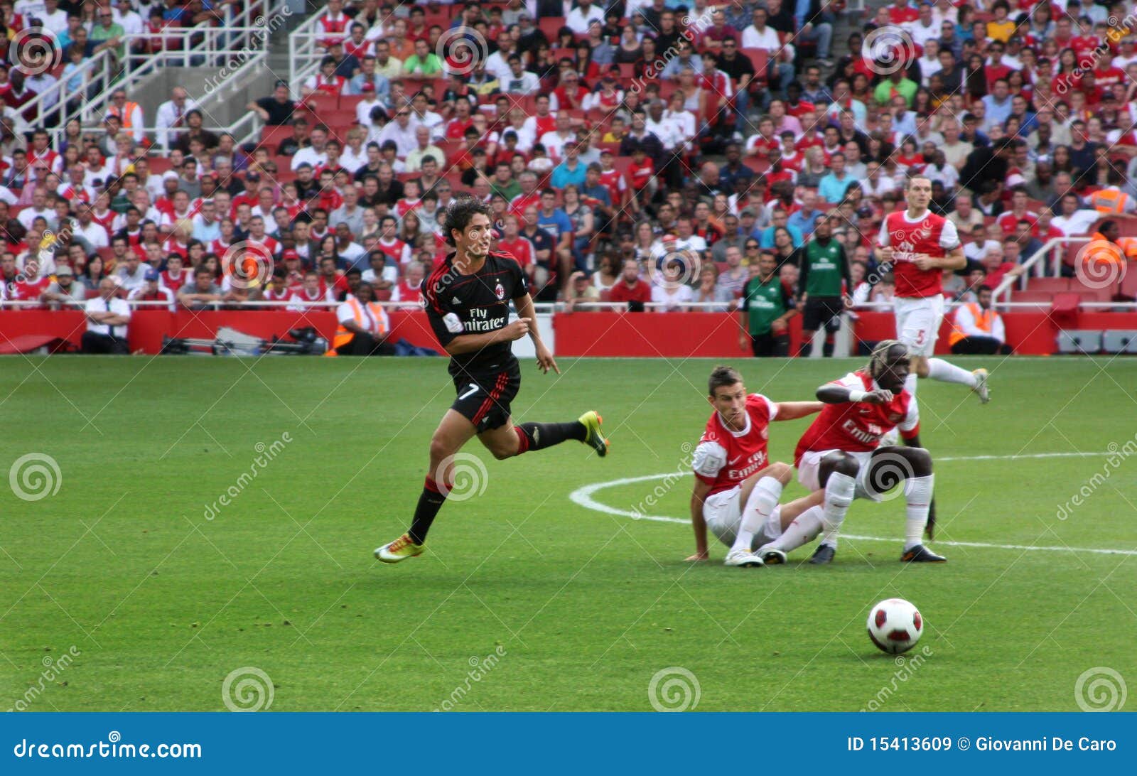 Soccer match editorial stock image. Image of london, game - 15413609