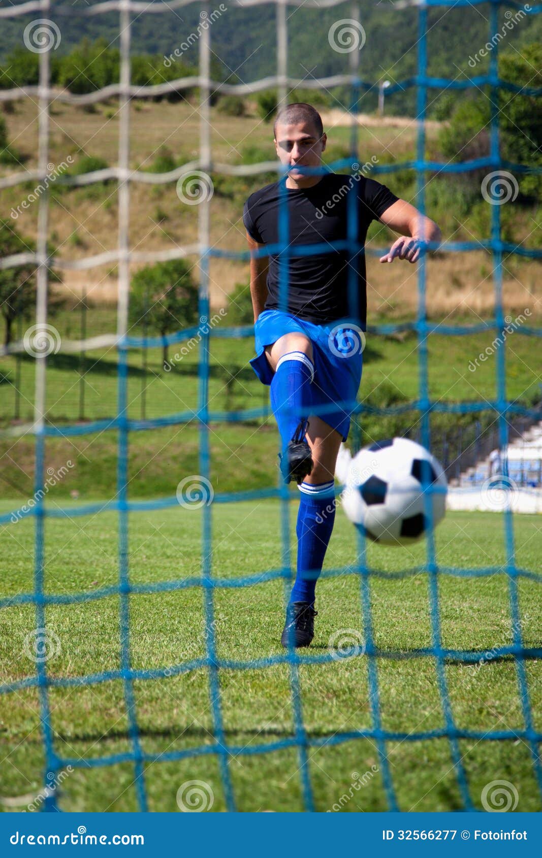 Soccer player stock image. Image of motion, leisure, competition - 32566277