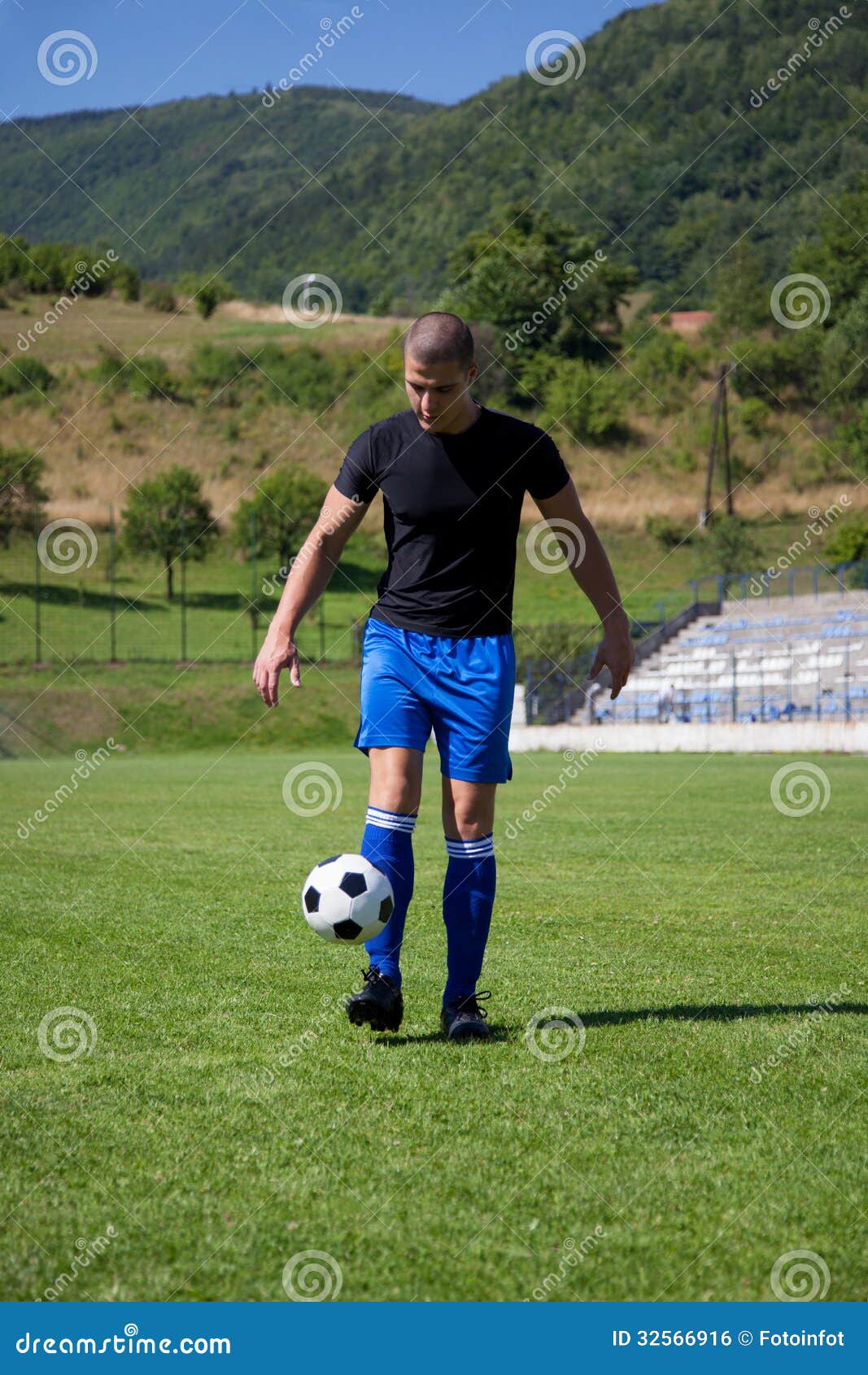 Soccer player stock photo. Image of competition, action - 32566916