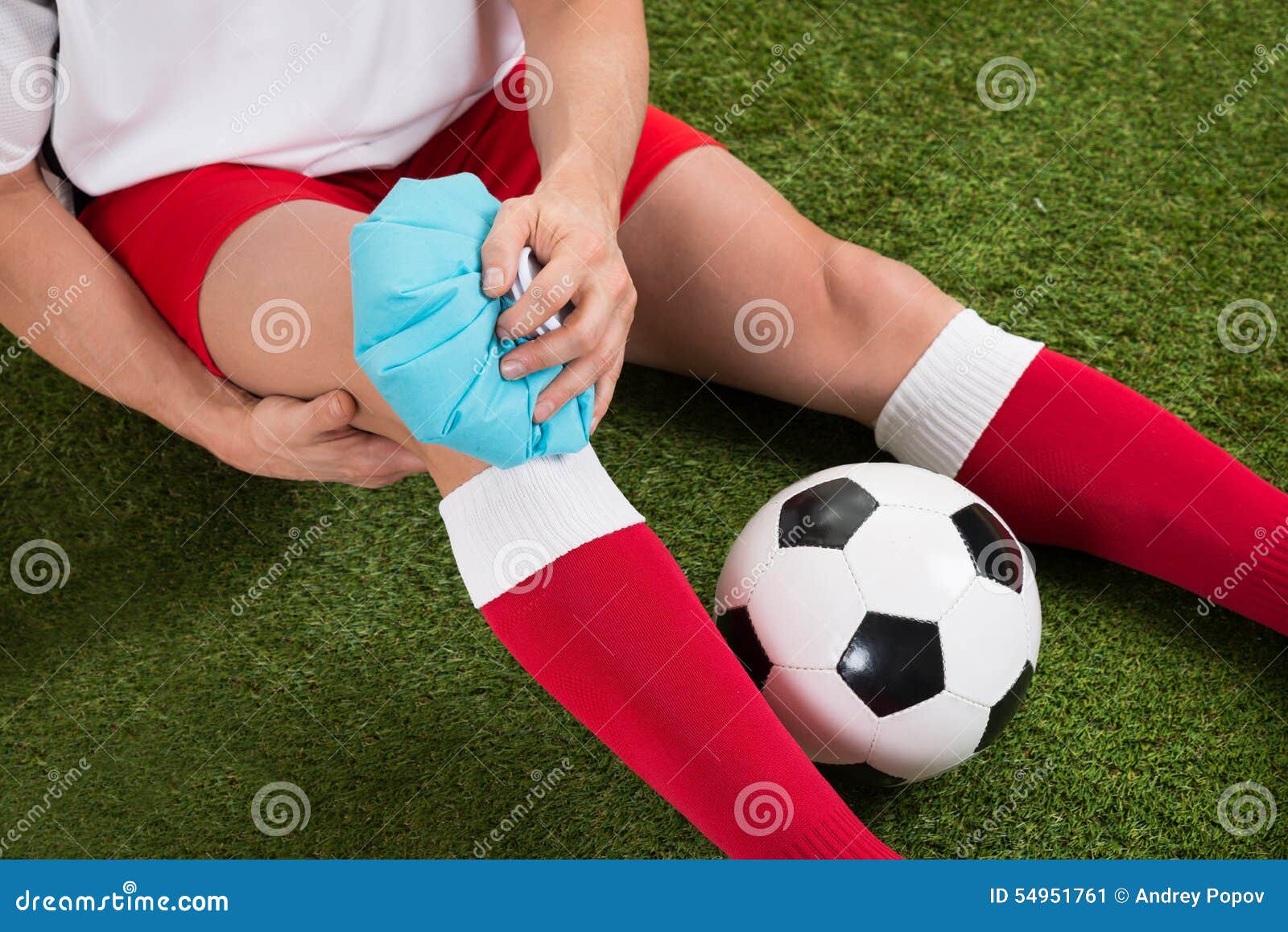 Soccer Player Icing Knee with Ice Pack Stock Image - Image of injury ...