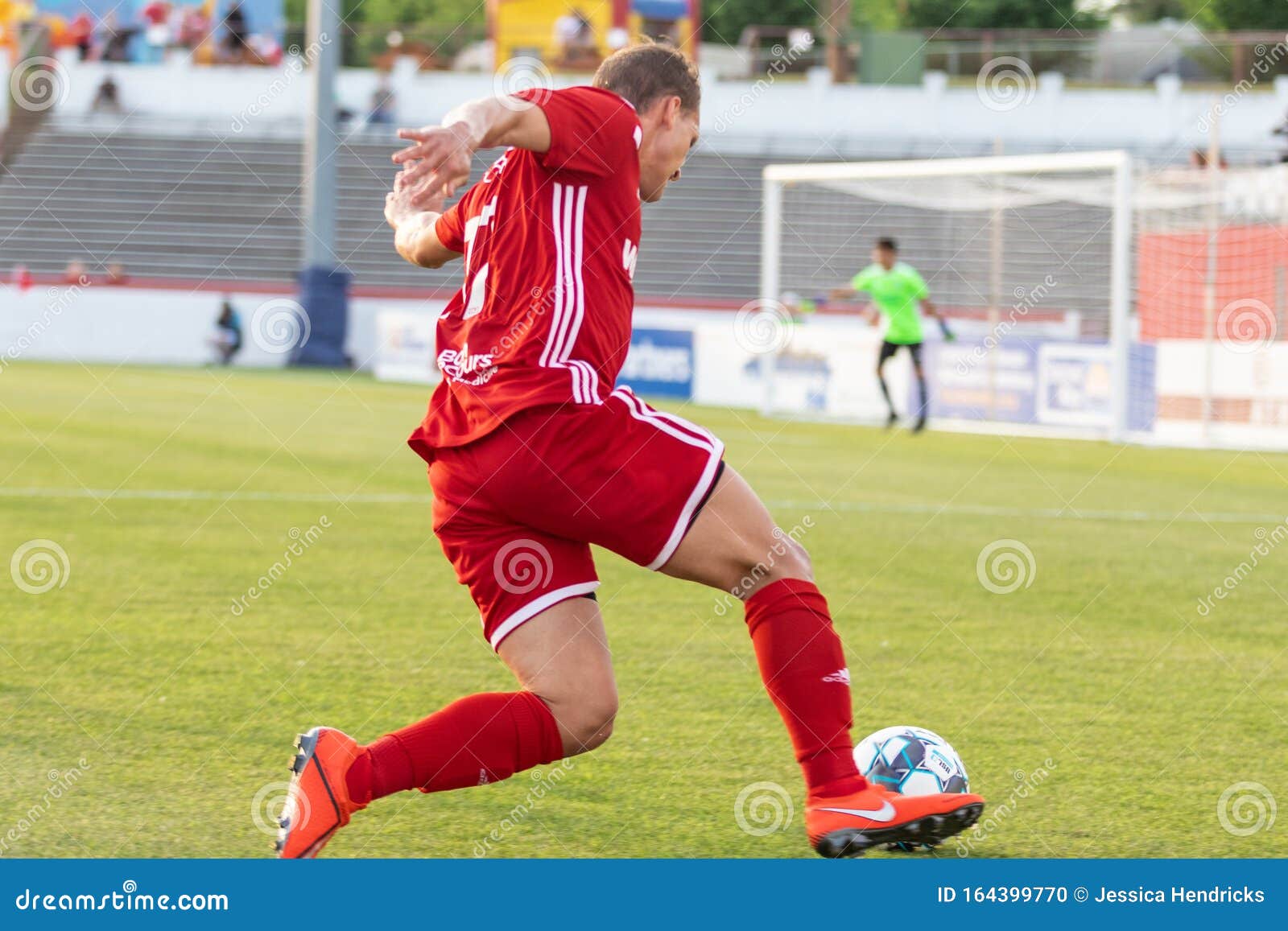 Soccer player editorial image. Image of fielding, soccer - 164399770