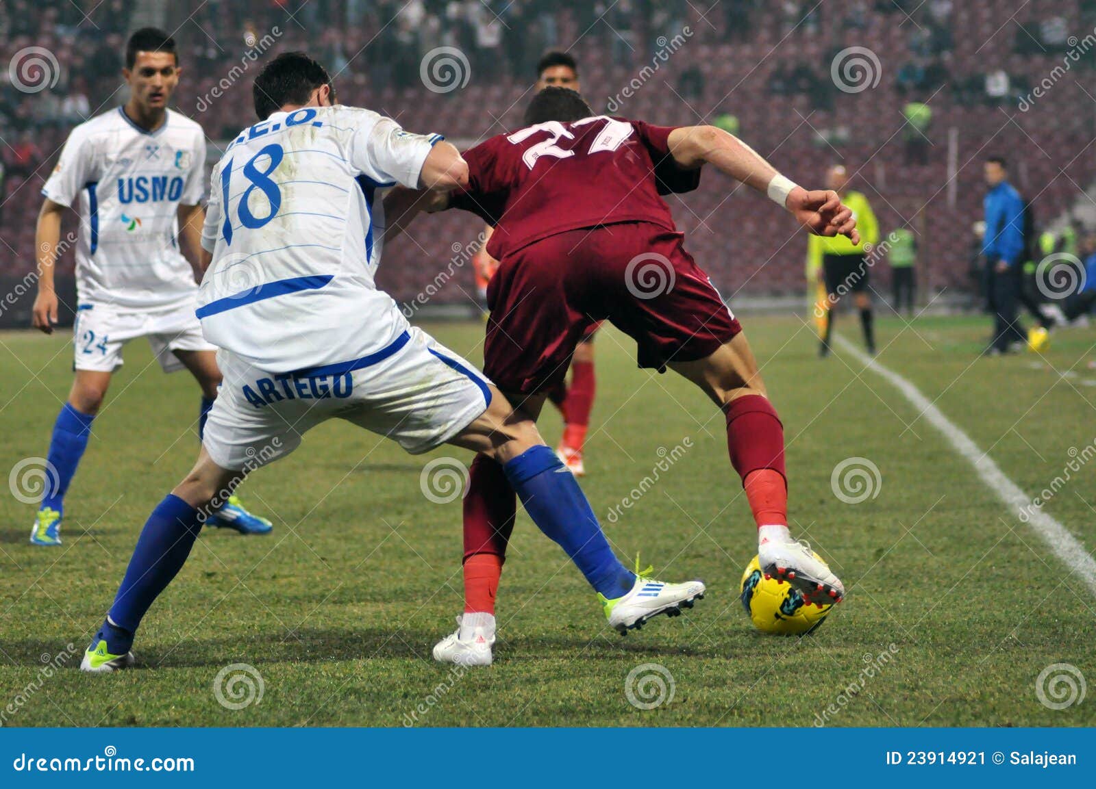 Soccer players in action editorial photo. Image of effort - 23914921