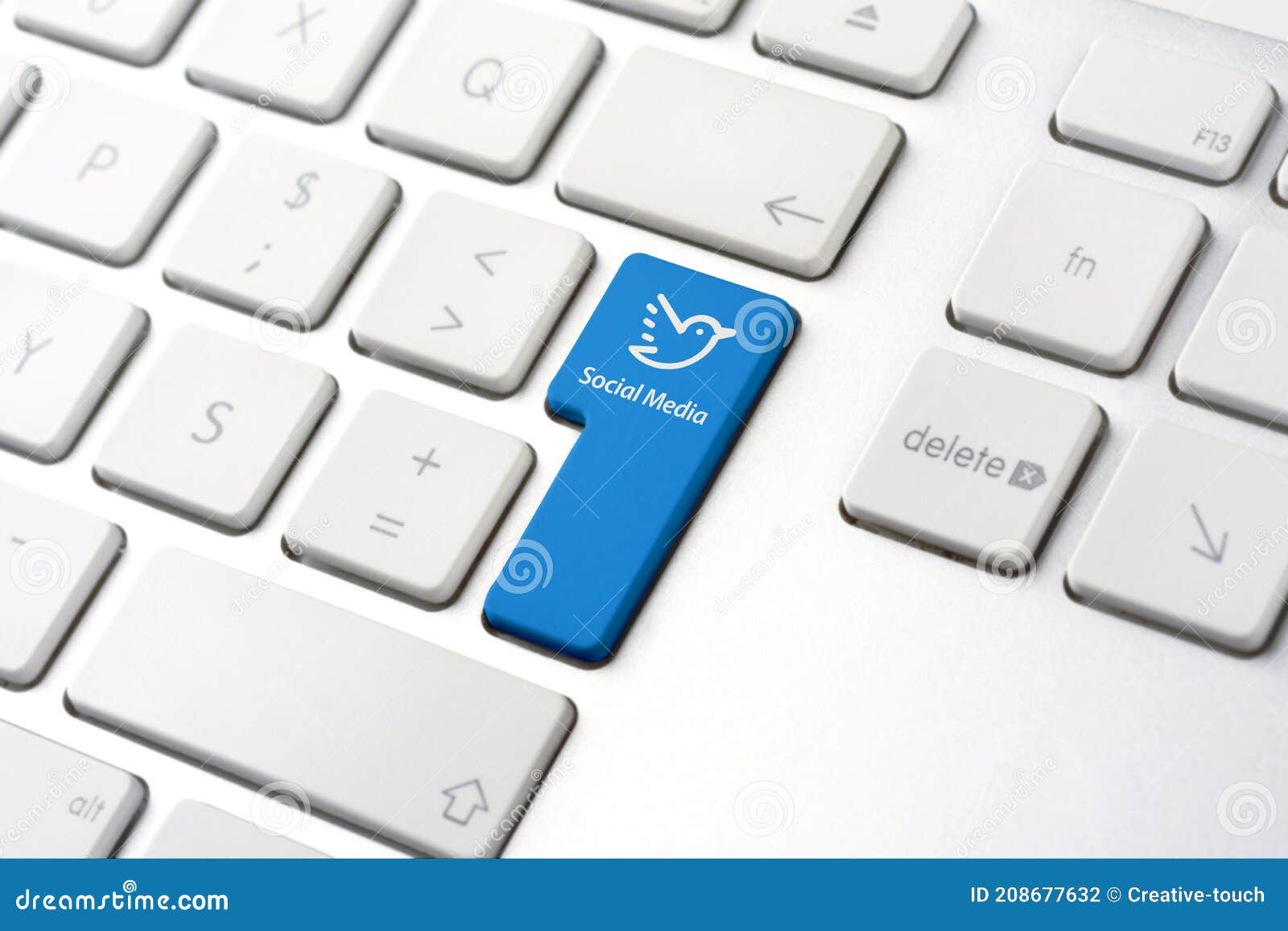 Social Media Button on Keyboard Stock Photo - Image of post, mind ...