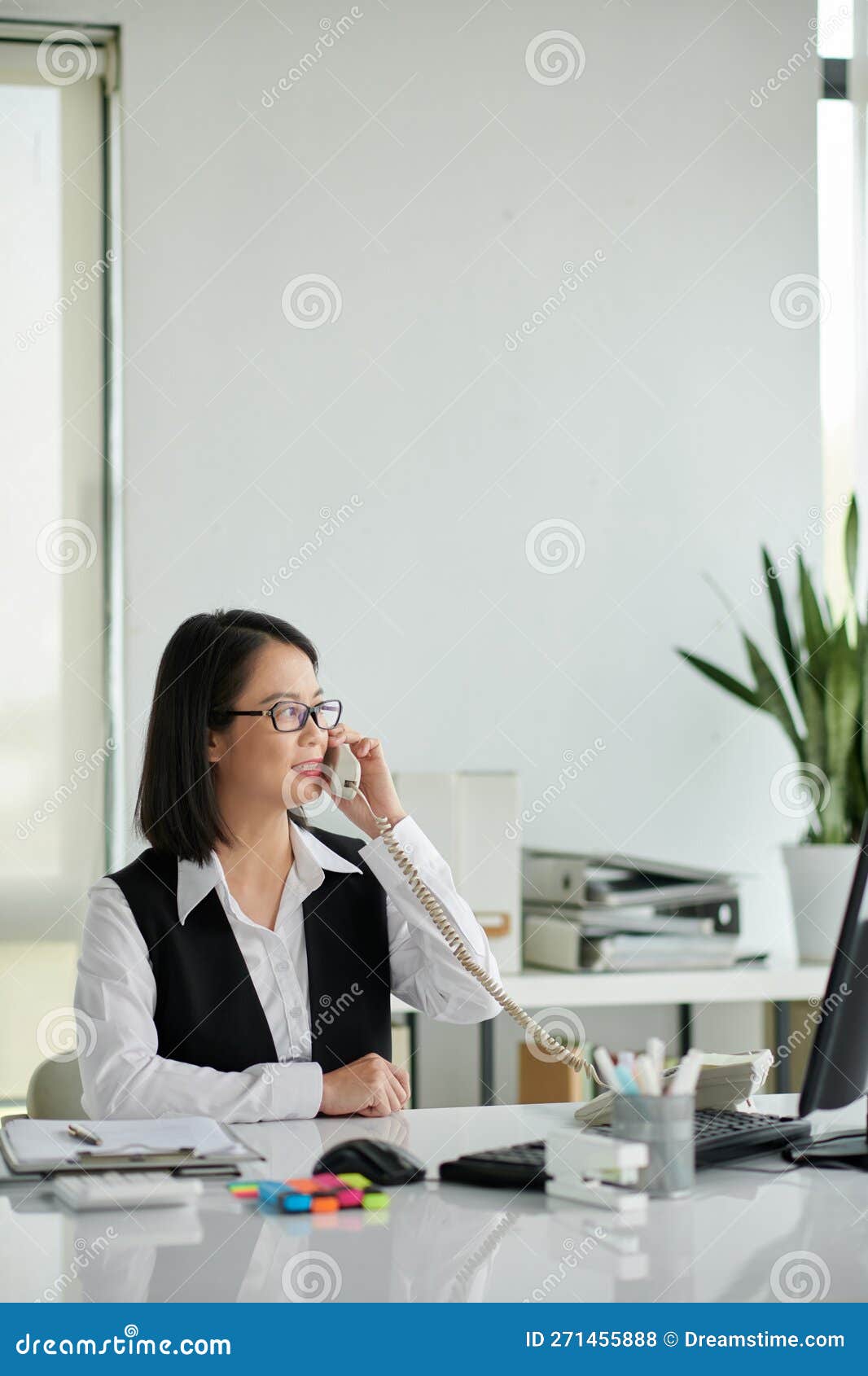 Social Worker Helping Client Stock Photo - Image of explain, help ...