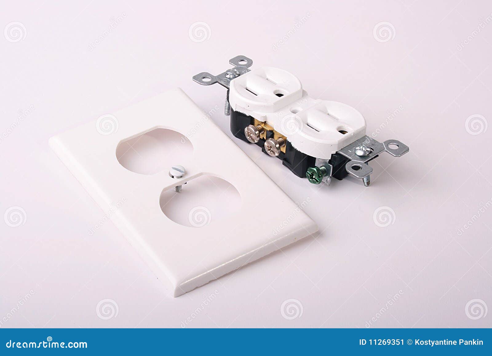 Socket doble imagen de archivo. Imagen de enchufe, pared - 11269351