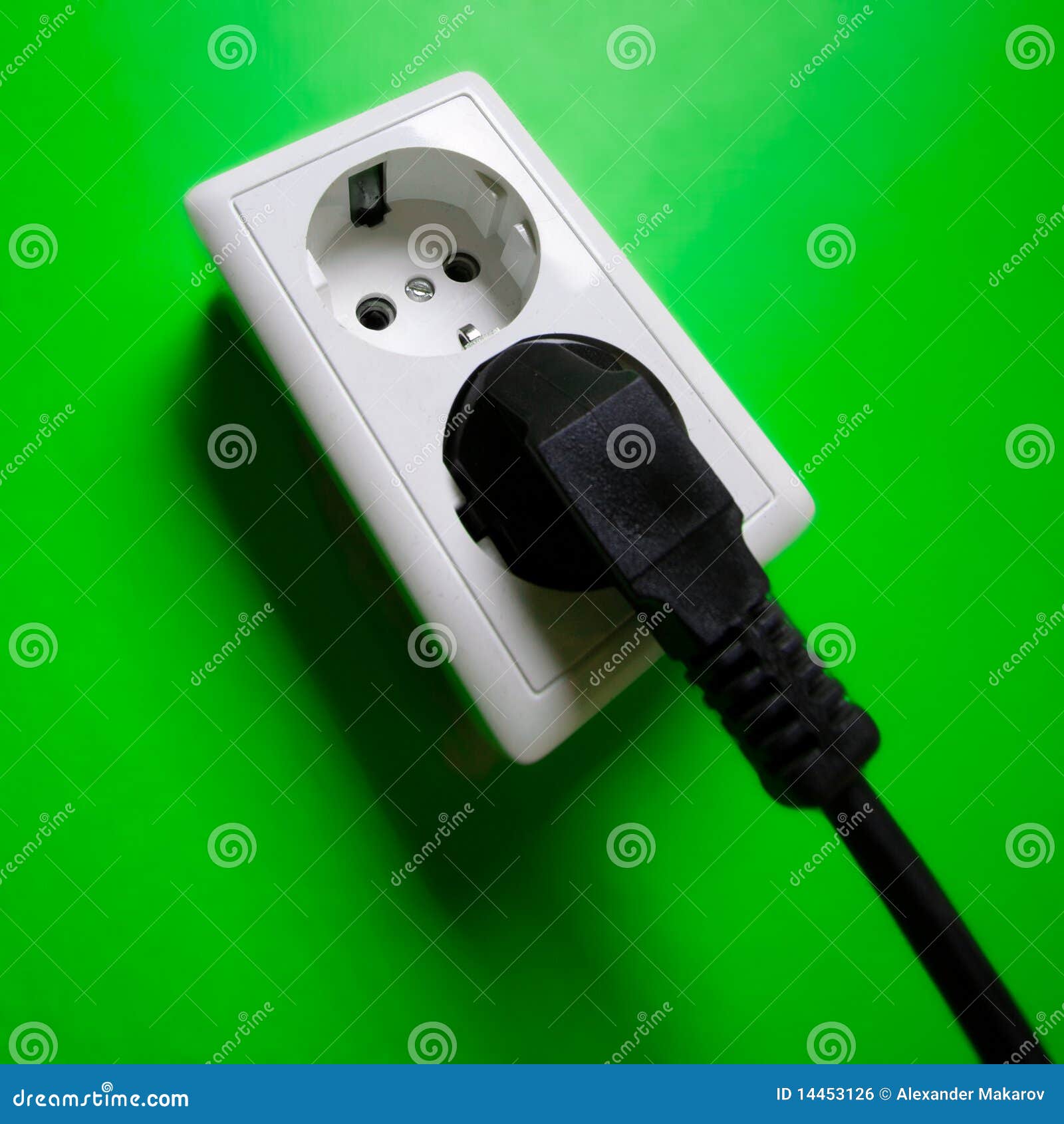 Socket Eléctrico Blanco En La Pared. Foto de archivo - Imagen de ...