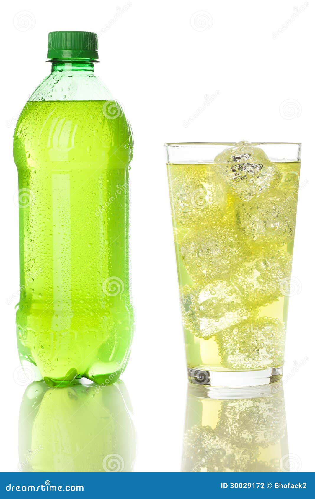 Soda Verde De La Bebida De La Energía Foto de archivo - Imagen de ...