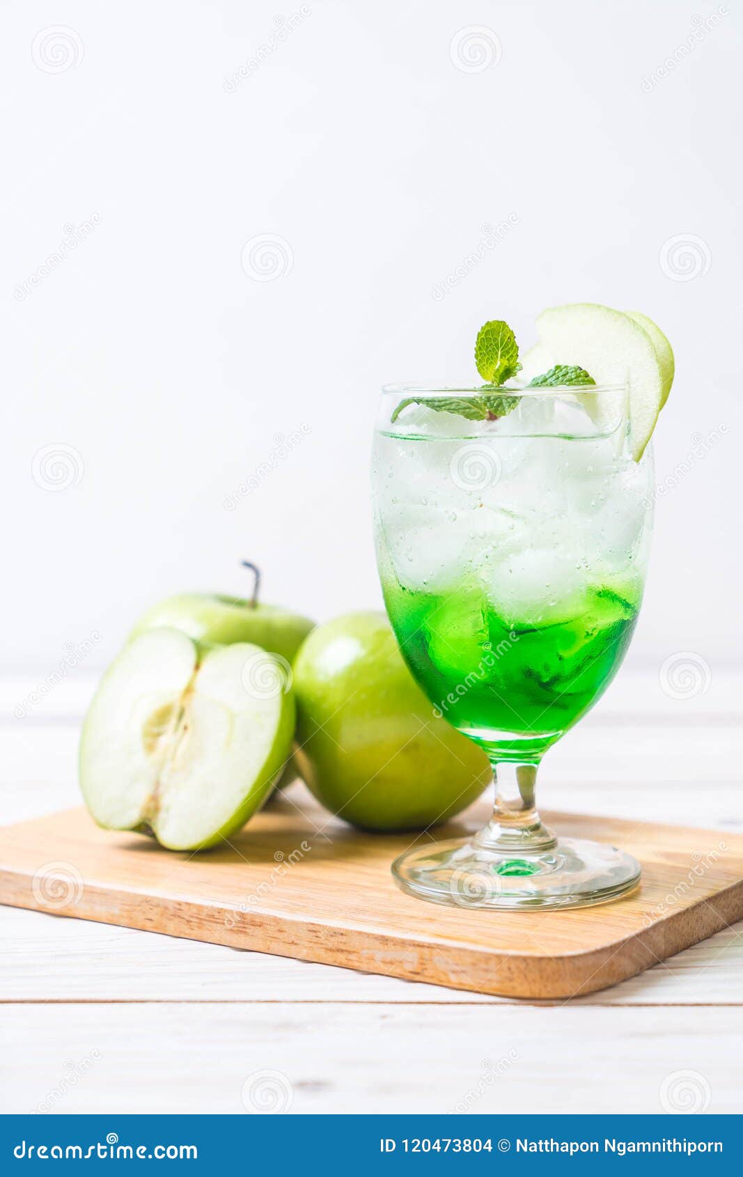 Soda verde de la manzana foto de archivo. Imagen de soda - 120473804