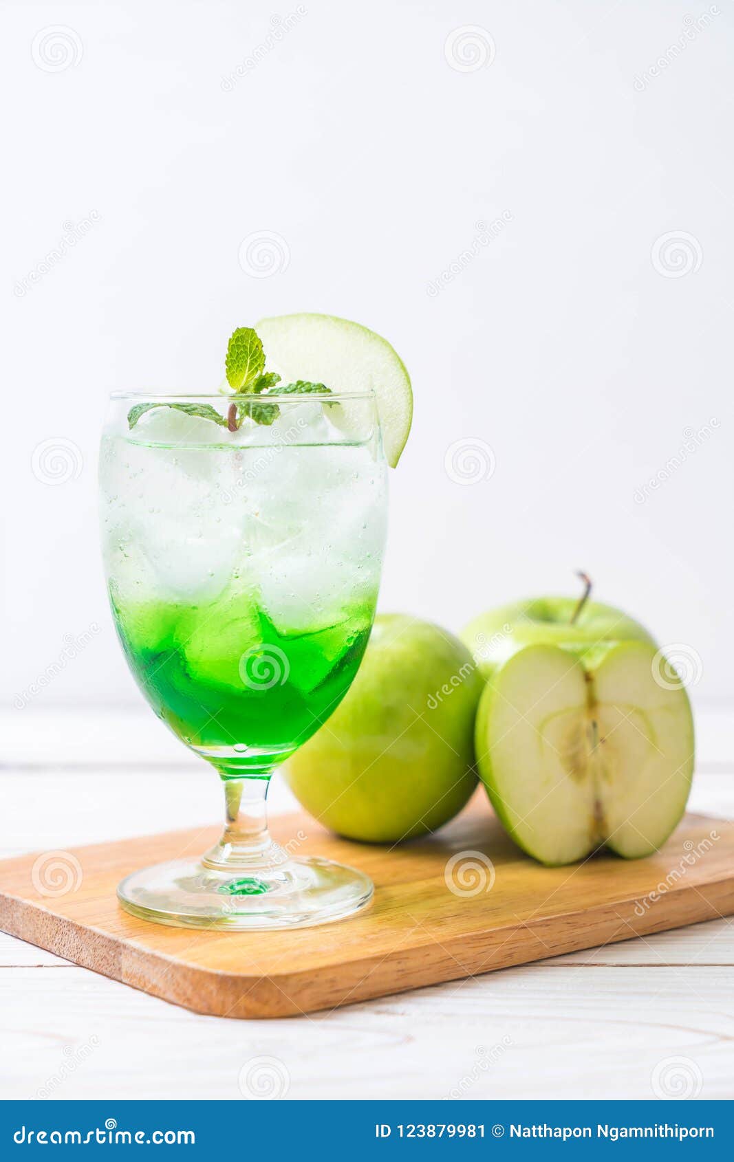 Soda verde de la manzana imagen de archivo. Imagen de restaurante ...