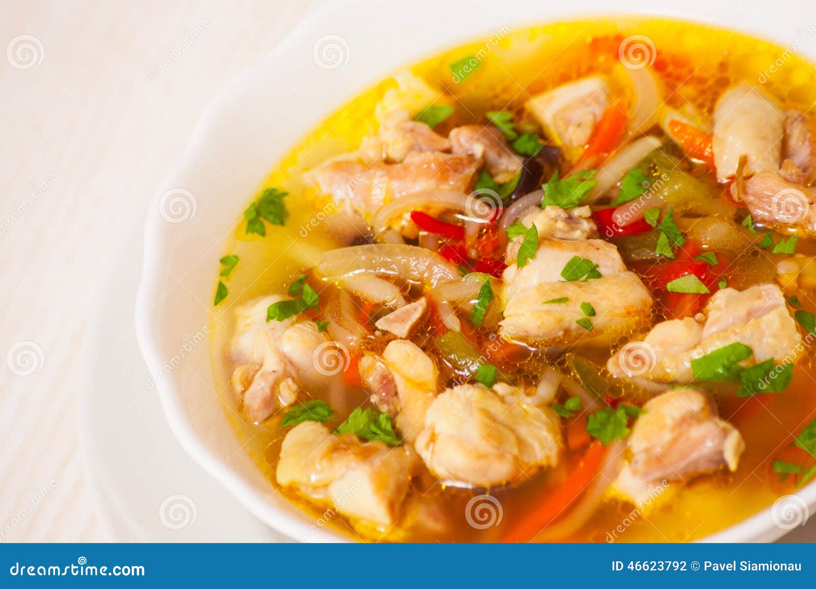 Soep met vlees en groenten stock foto. Image of vlees - 46623792