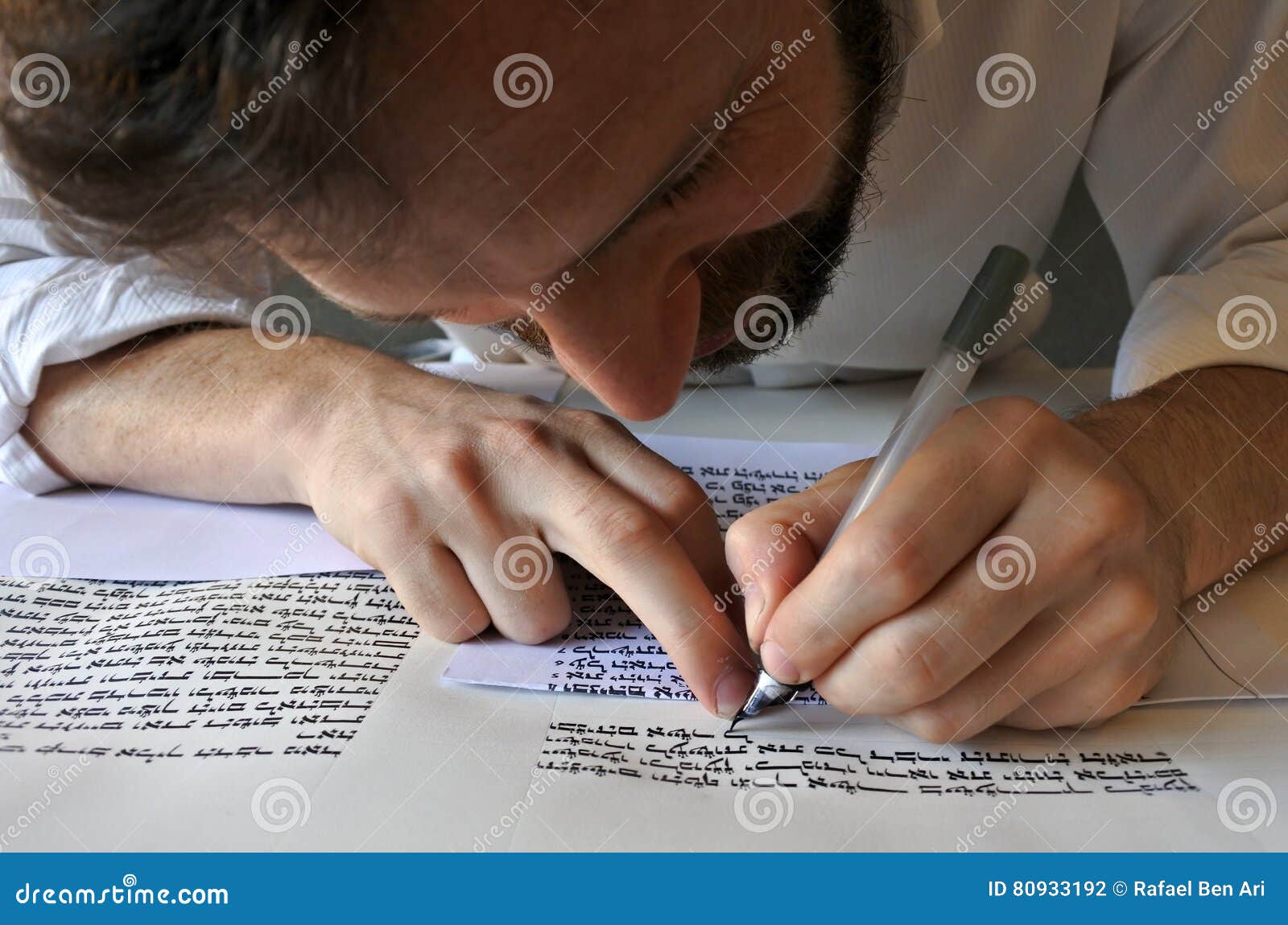 Sofer write a sefer Torah stock photo. Image of holy - 80933192