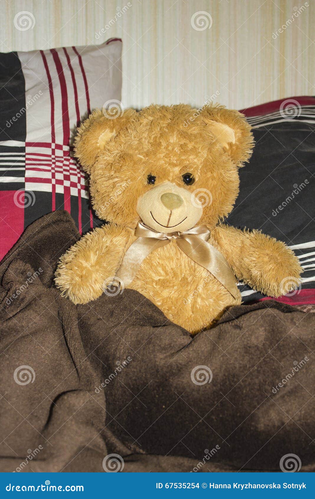 Soft beige teddy bear stock photo. Image of bauble, tender - 67535254
