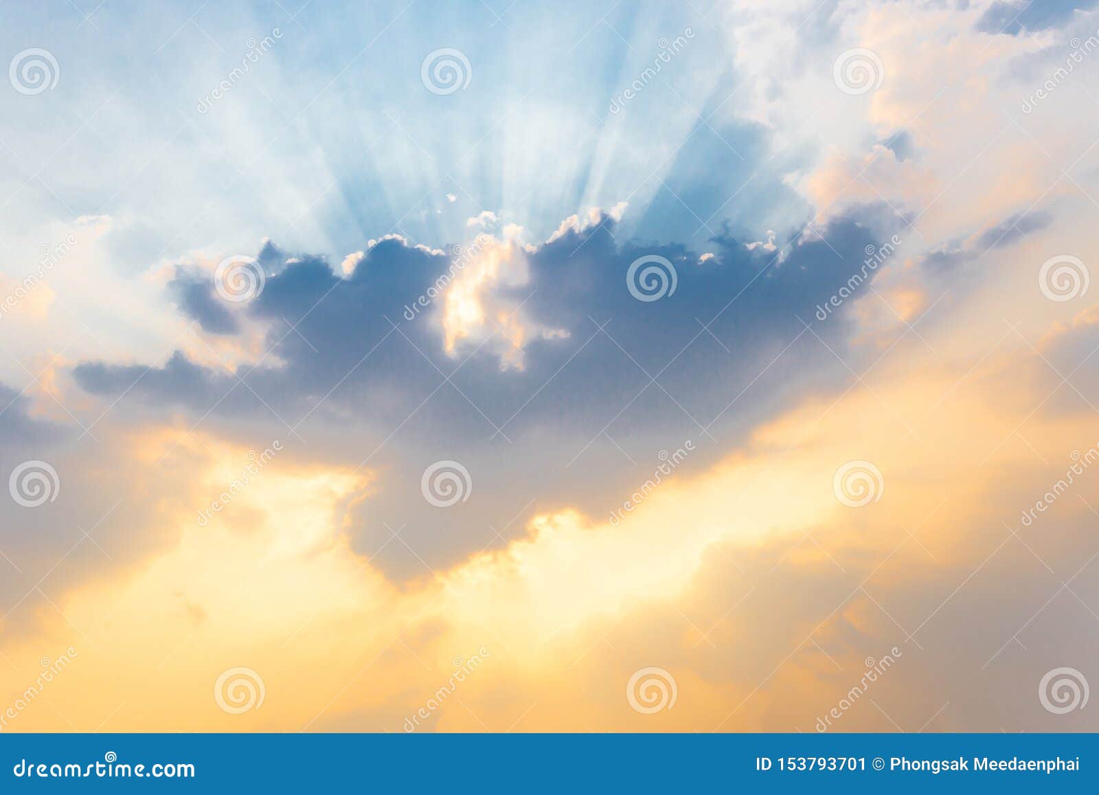 Soft Focus on Cloud and Sunlight Sunbeam or Sunray through the Blue Sky ...