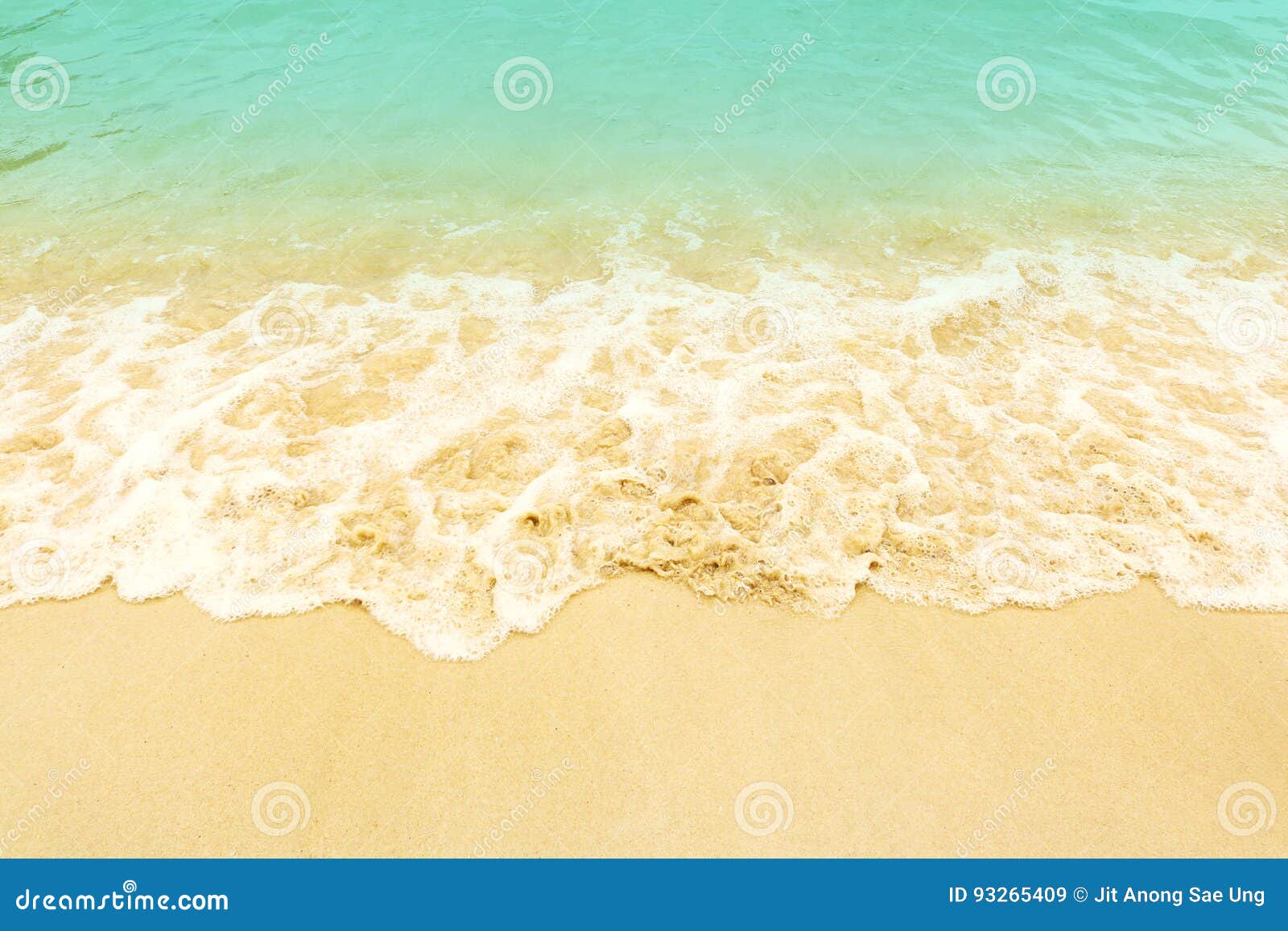 Soft Wave on the Beach. Summer Season on Empty Tropical Beach Wi Stock ...
