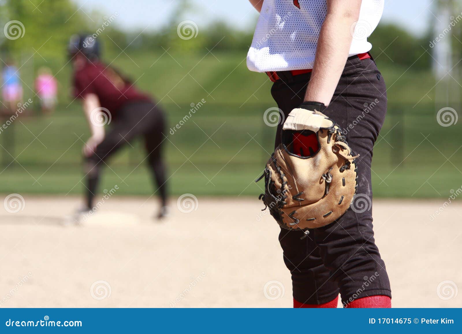 Softball players stock image. Image of glove, helmet - 17014675