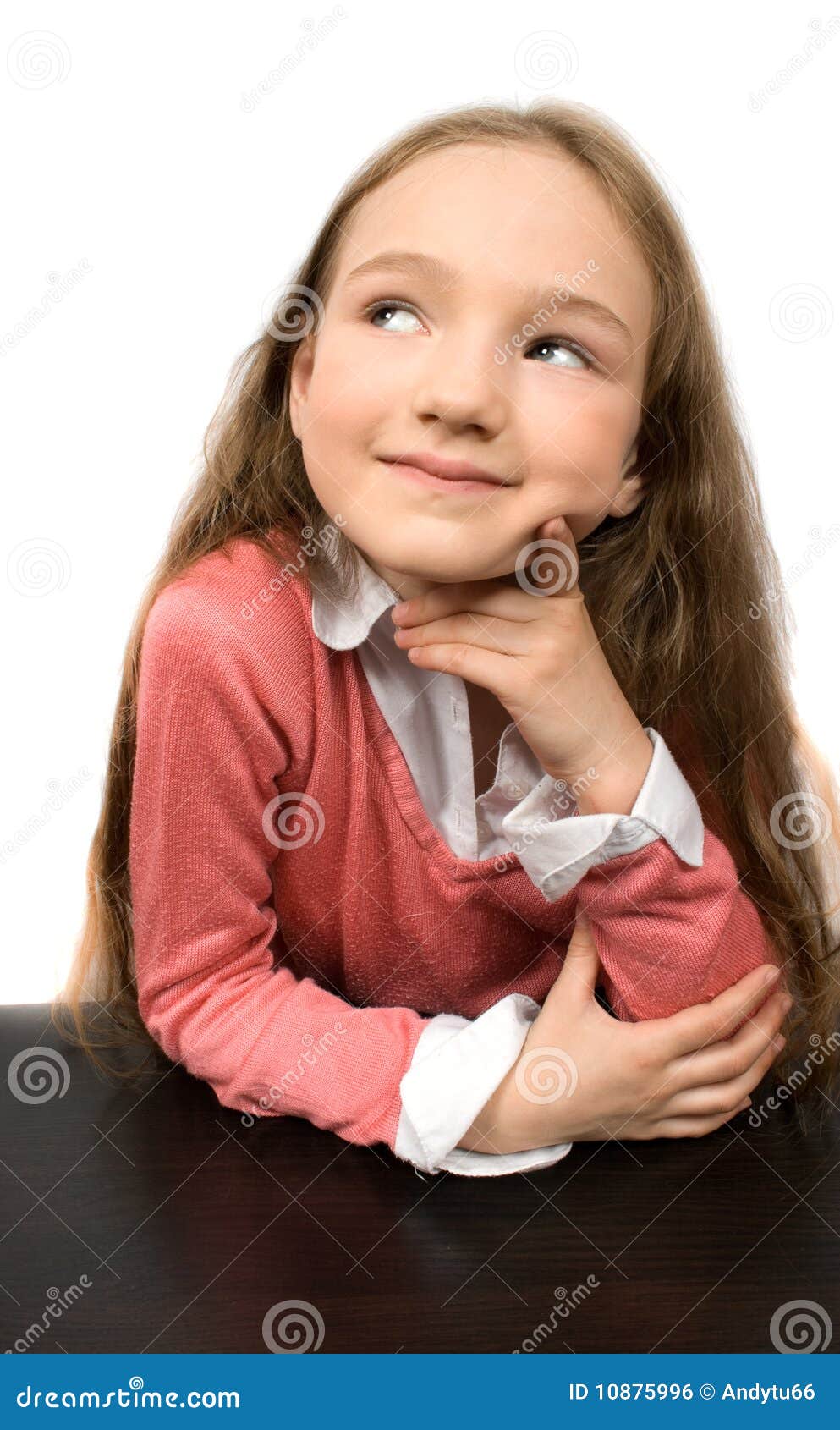 Sognando bambina isolata fotografia stock. Immagine di ragazza - 10875996