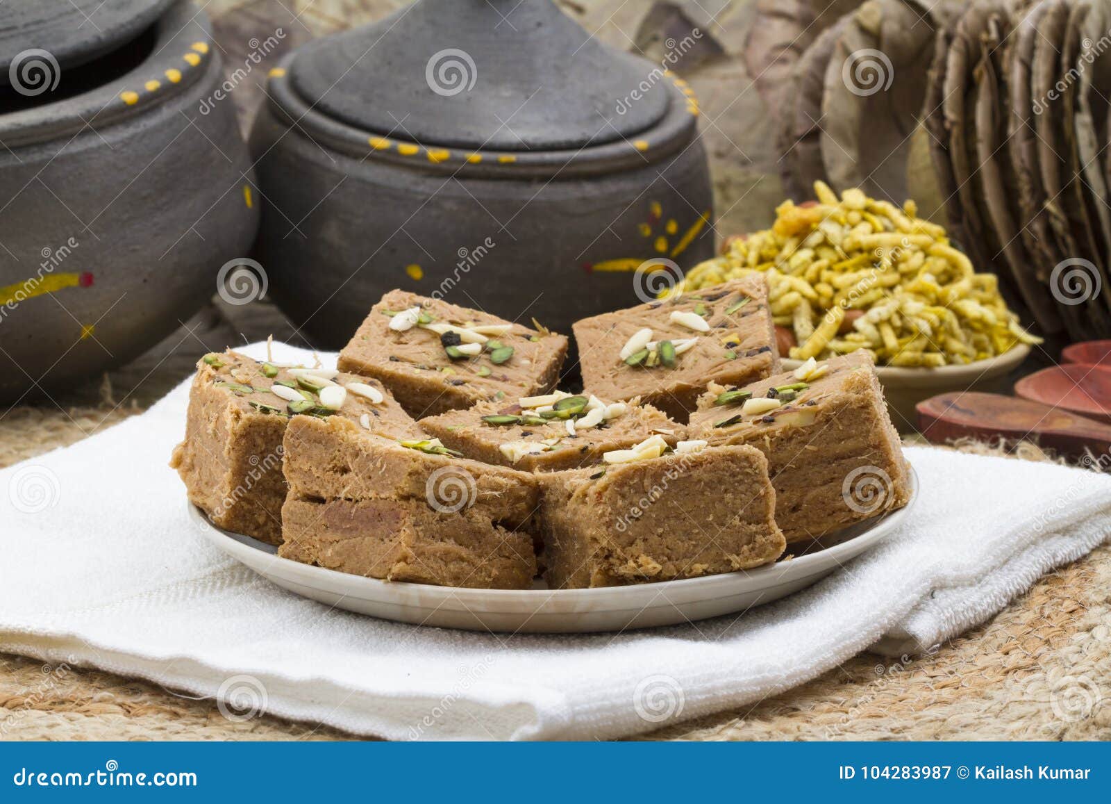 Sohan Papdi image stock. Image du cuit, sucré, laiteux - 104283987