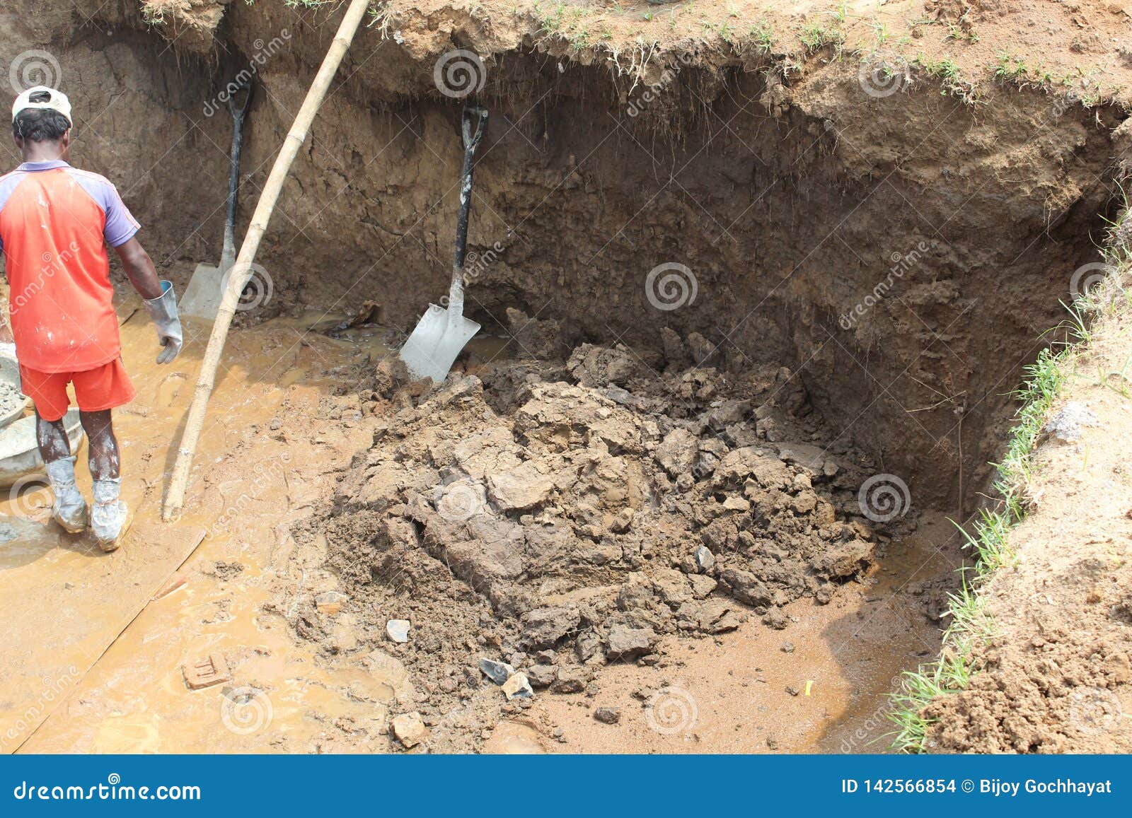 Soil Falling in To the Hole Stock Photo - Image of chips, hard: 142566854