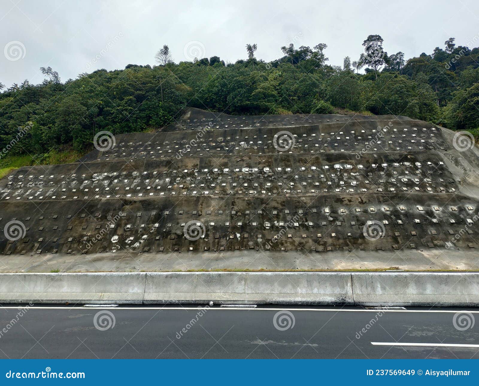 Soil Nailing & Concrete Retaining Wall. Stock Image - Image of ...