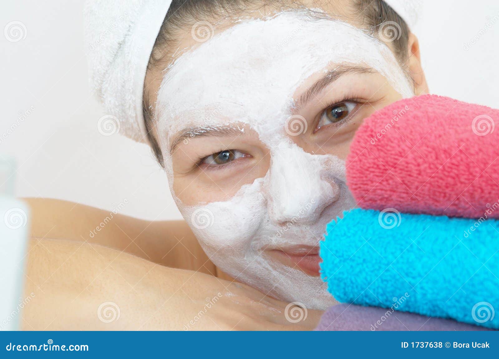 Soin de visage photo stock. Image du santé, clinique, masque - 1737638