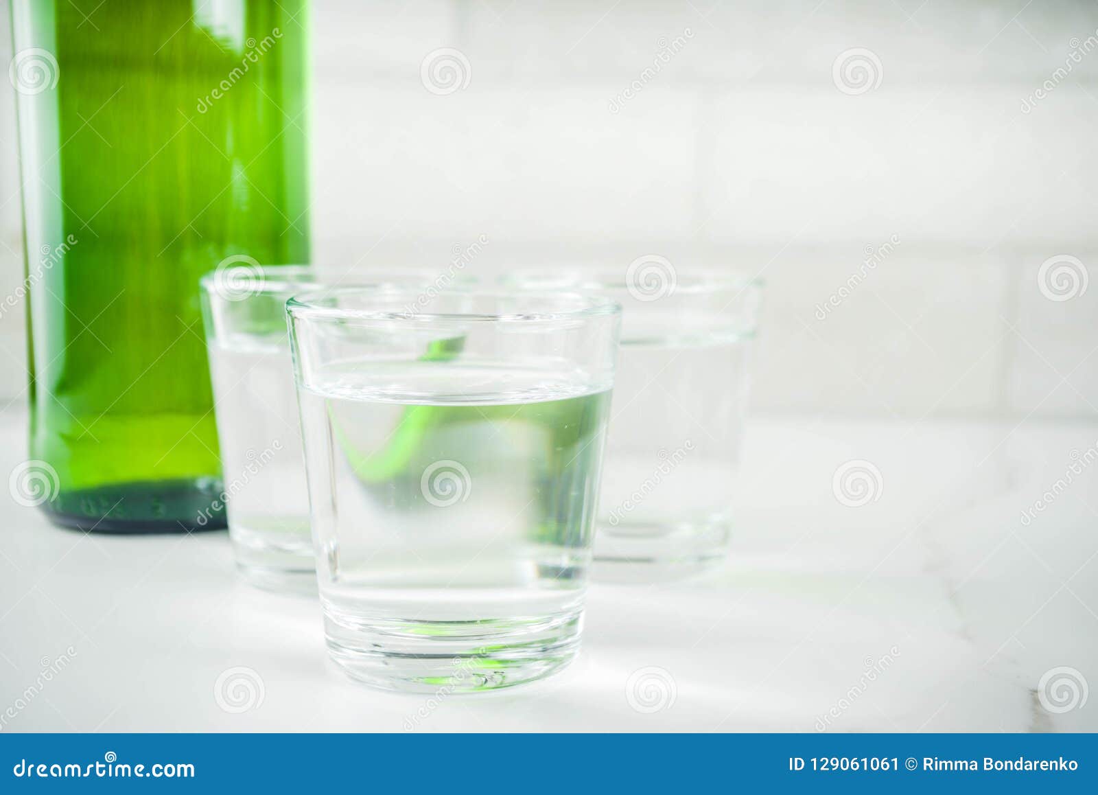 Soju Coreano Tradicional De La Bebida Imagen de archivo - Imagen de ...