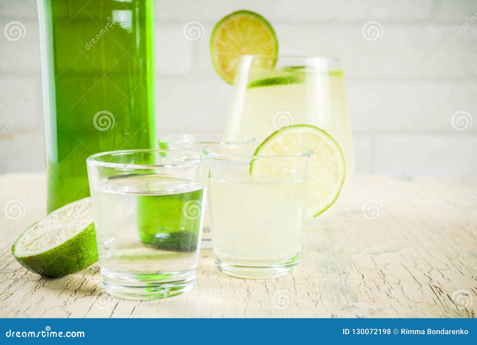 Soju Coreano Tradicional De La Bebida Foto de archivo - Imagen de ...