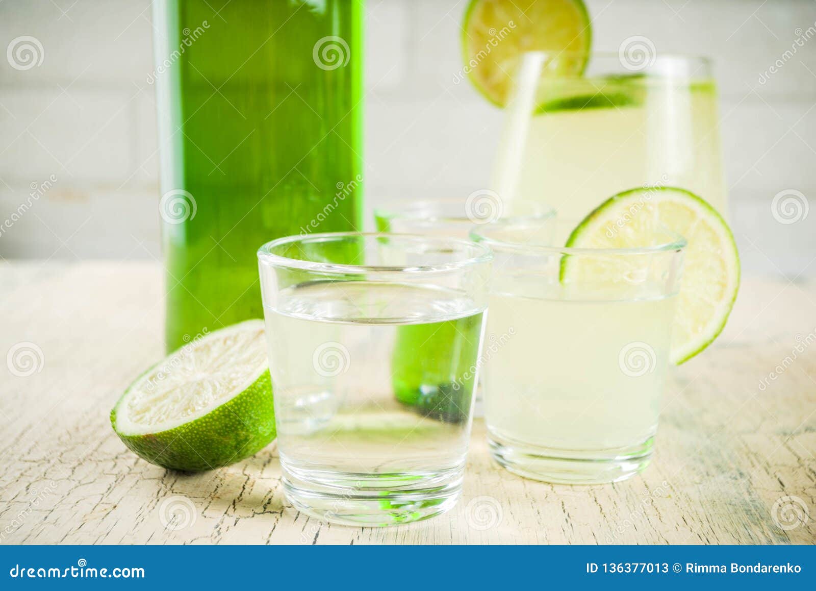 Soju Coreano Tradicional De La Bebida Imagen de archivo - Imagen de ...