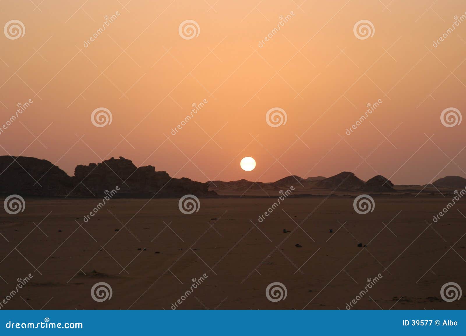 Sol del desierto imagen de archivo. Imagen de principio - 39577