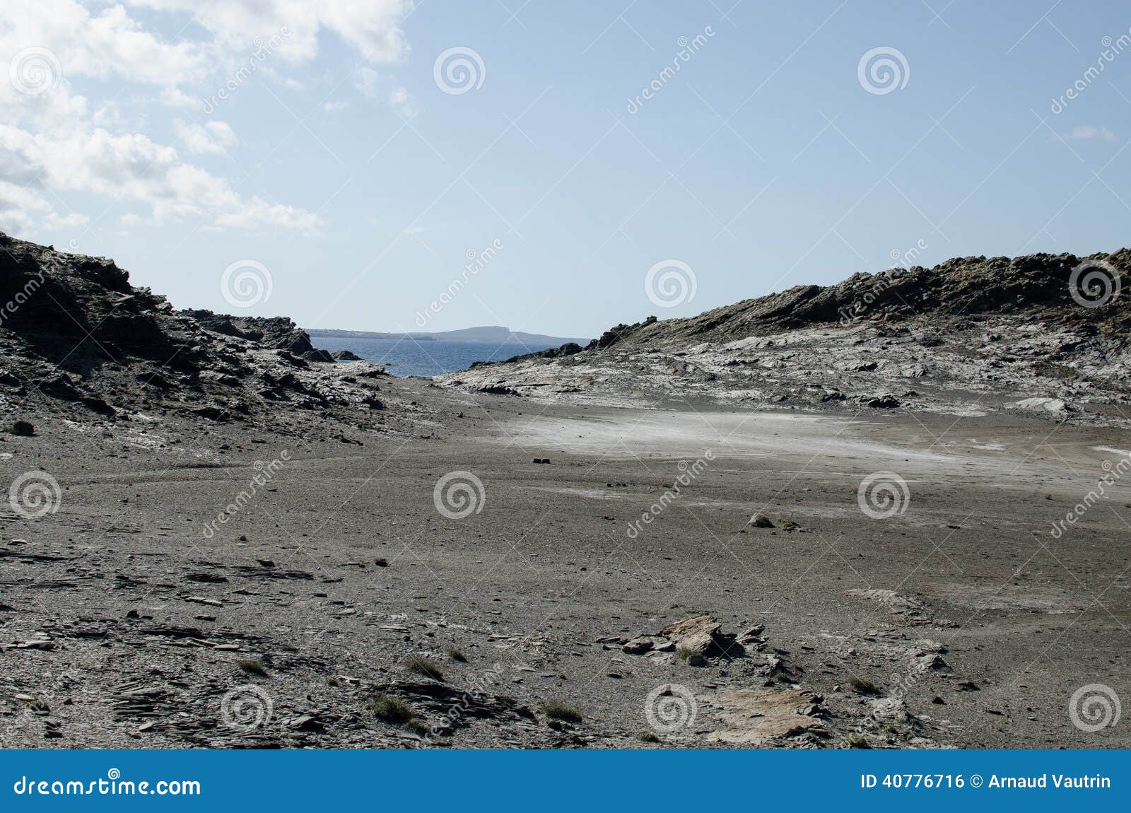 Sol lunaire photo stock. Image du harmonie, globe, horizon - 40776716
