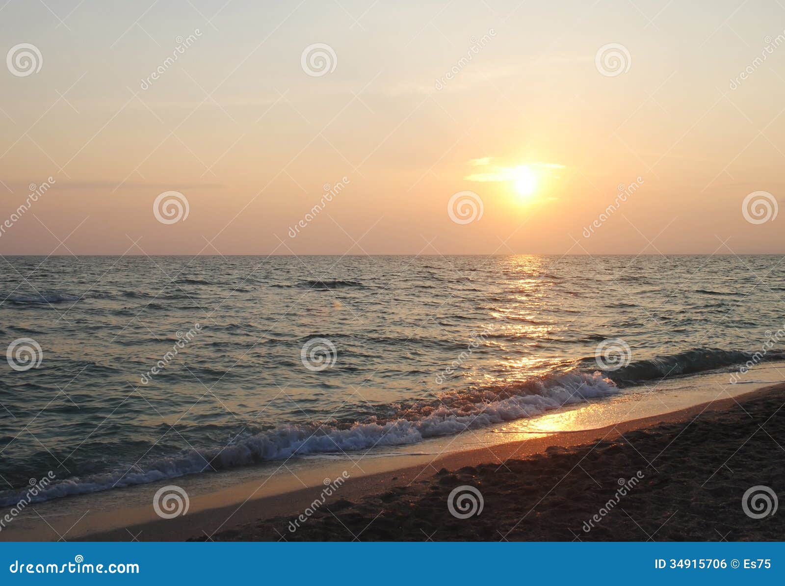 Sol poniente foto de archivo. Imagen de onda, sunlight - 34915706