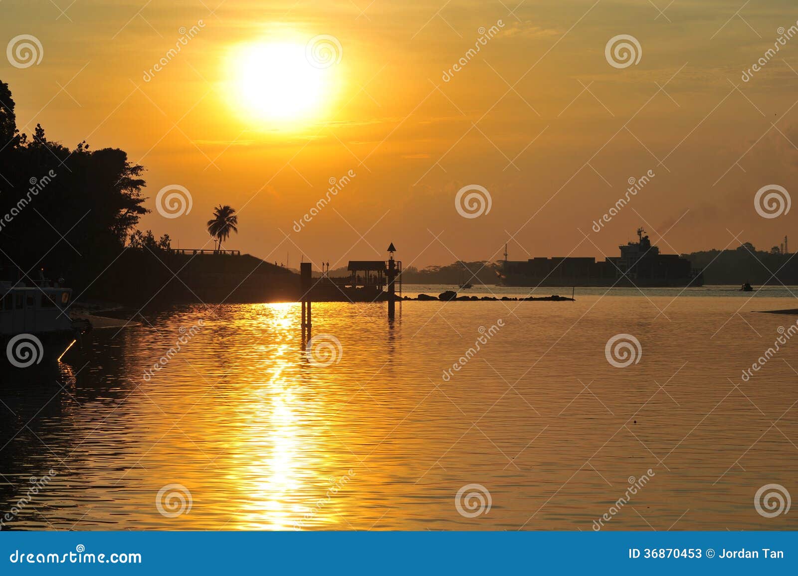 Sol Poniente En El Embarcadero De Changi Imagen de archivo - Imagen de ...