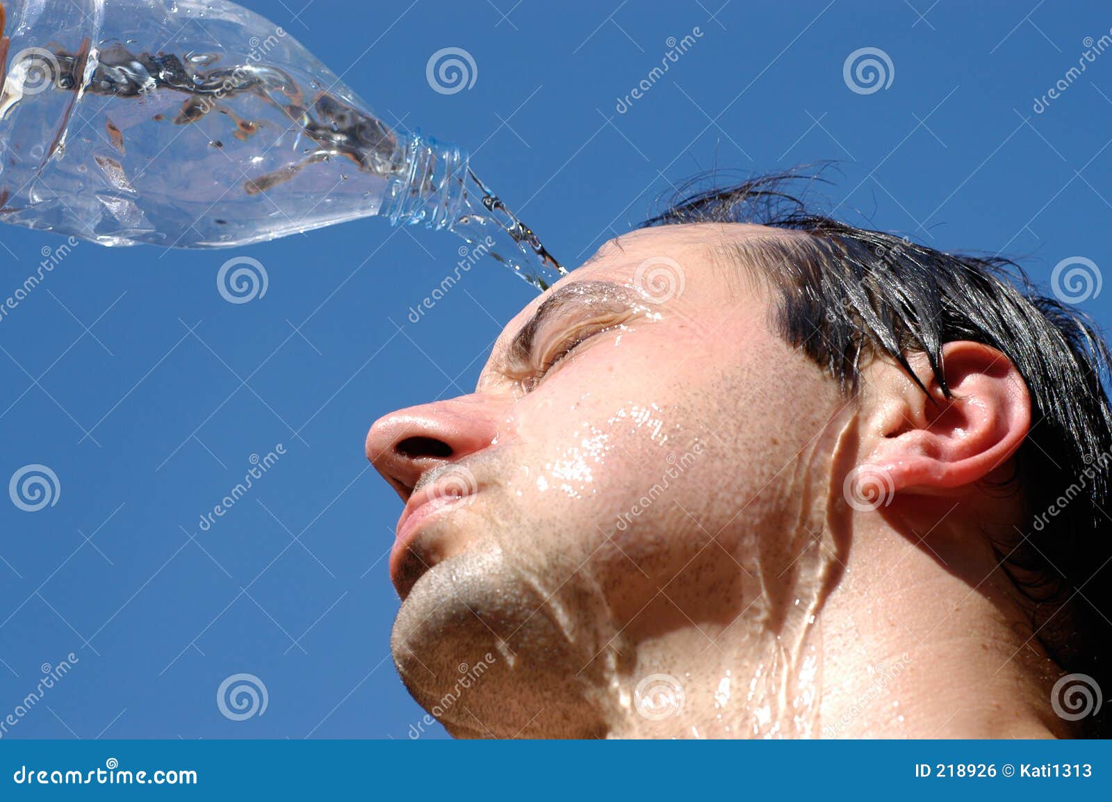 Sol quente do verão foto de stock. Imagem de quente, céu - 218926