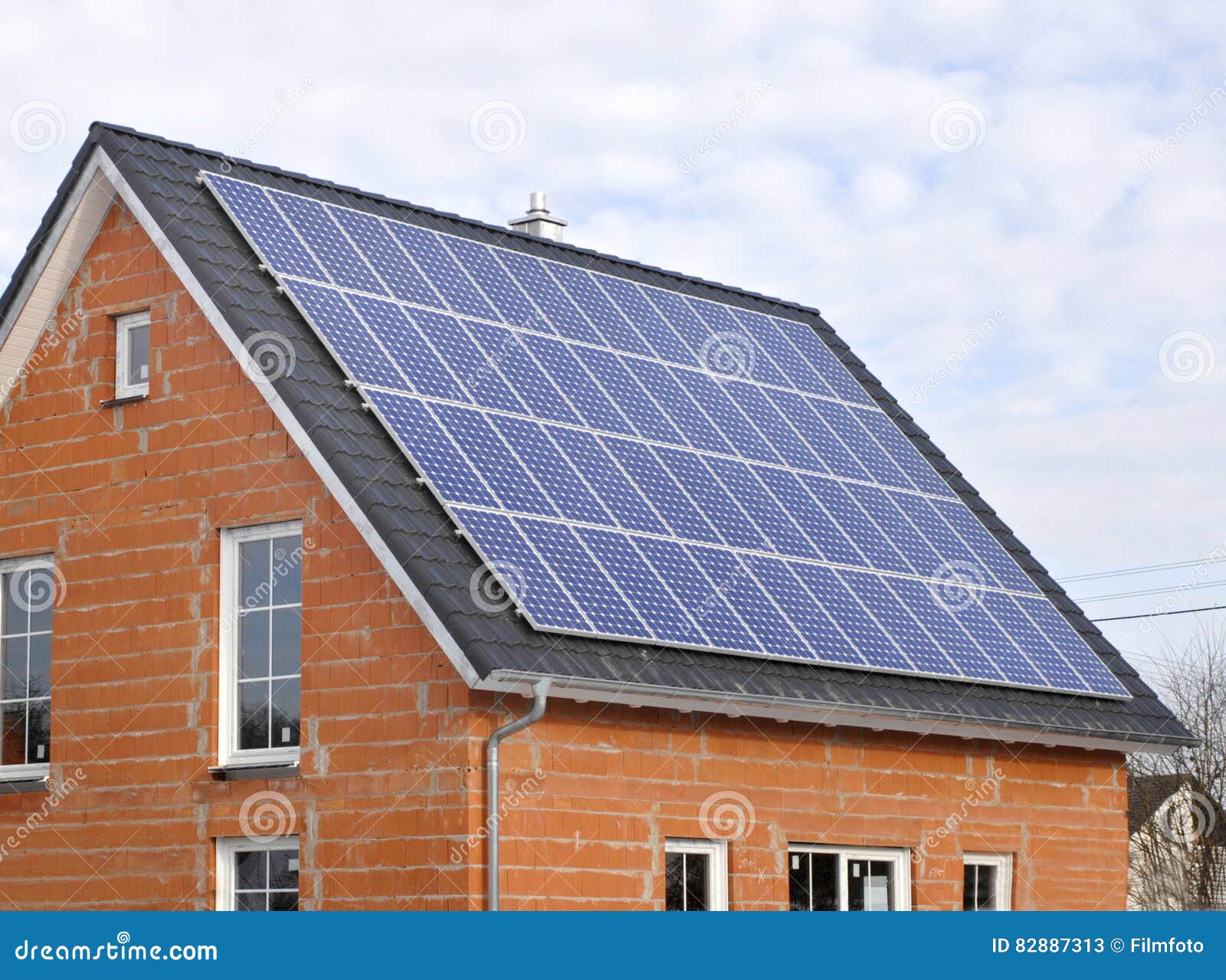 Solar Panels on Residentiel House Stock Image - Image of installation ...